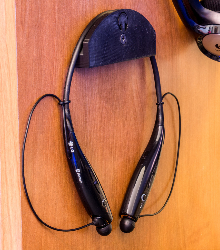 LG LBS-700 Headset Holder Wall Mount by Bobot | Download free STL model ...