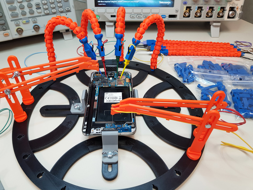 PCB Workstation XL with Articulated Arms by giufini | Download free STL model | Printables.com