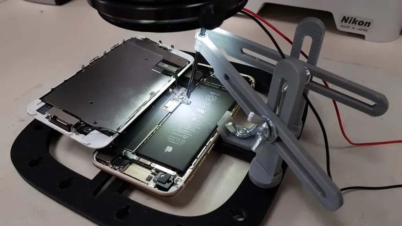 PCB Workstation with Crane Arms by giufini | Download free STL model ...
