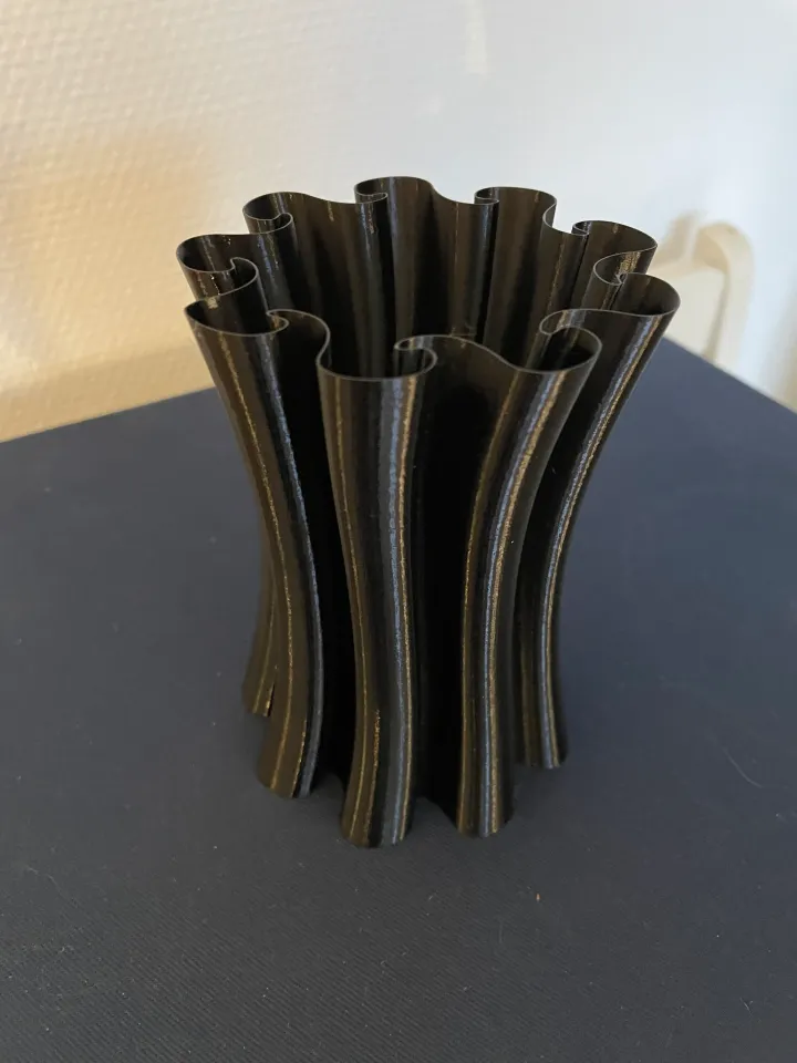 Wavy Vase (vase mode) by Lucasfrit | Download free STL model ...