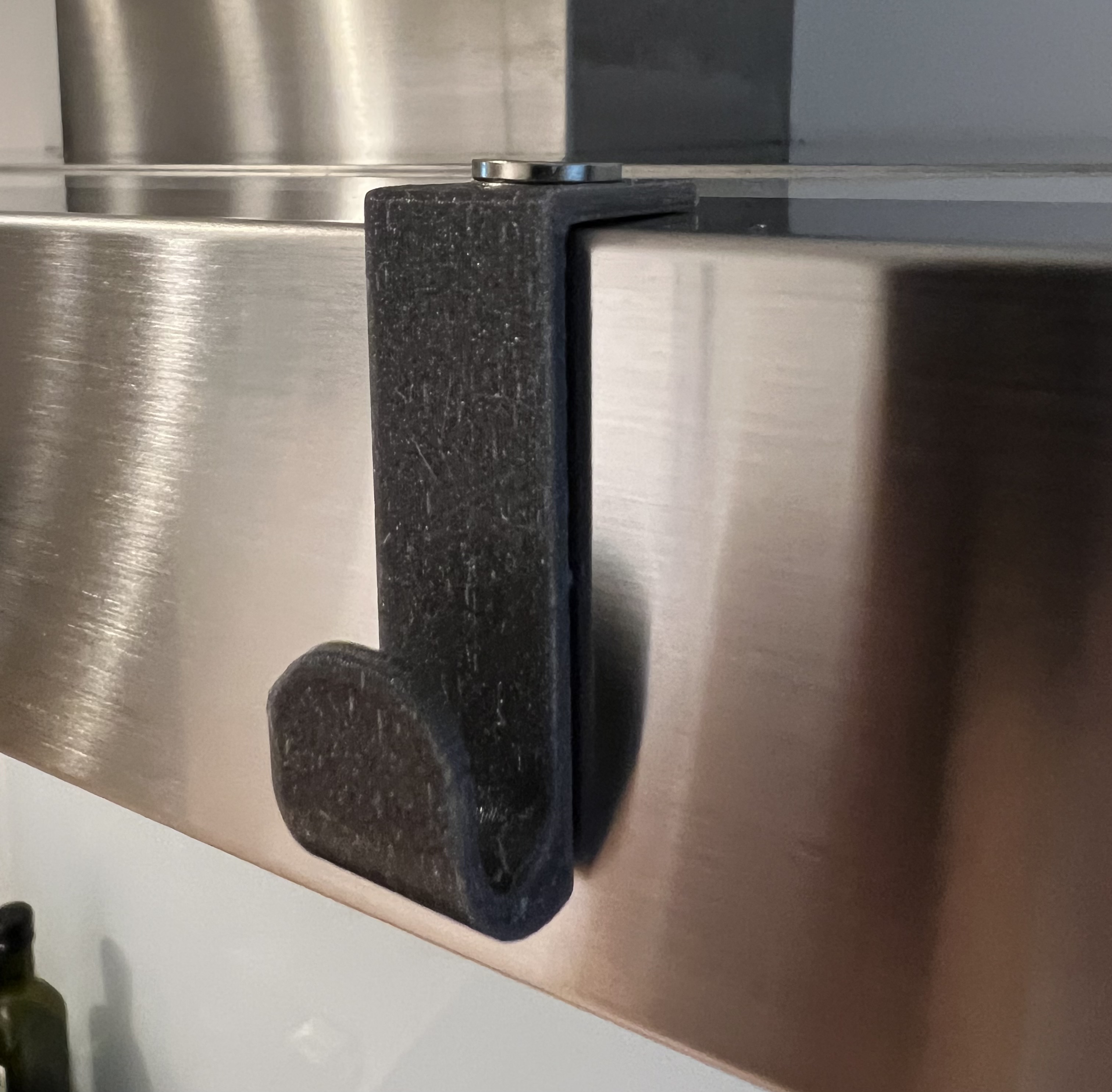 simple magnetic edge hanger by reisschale | Download free STL model ...