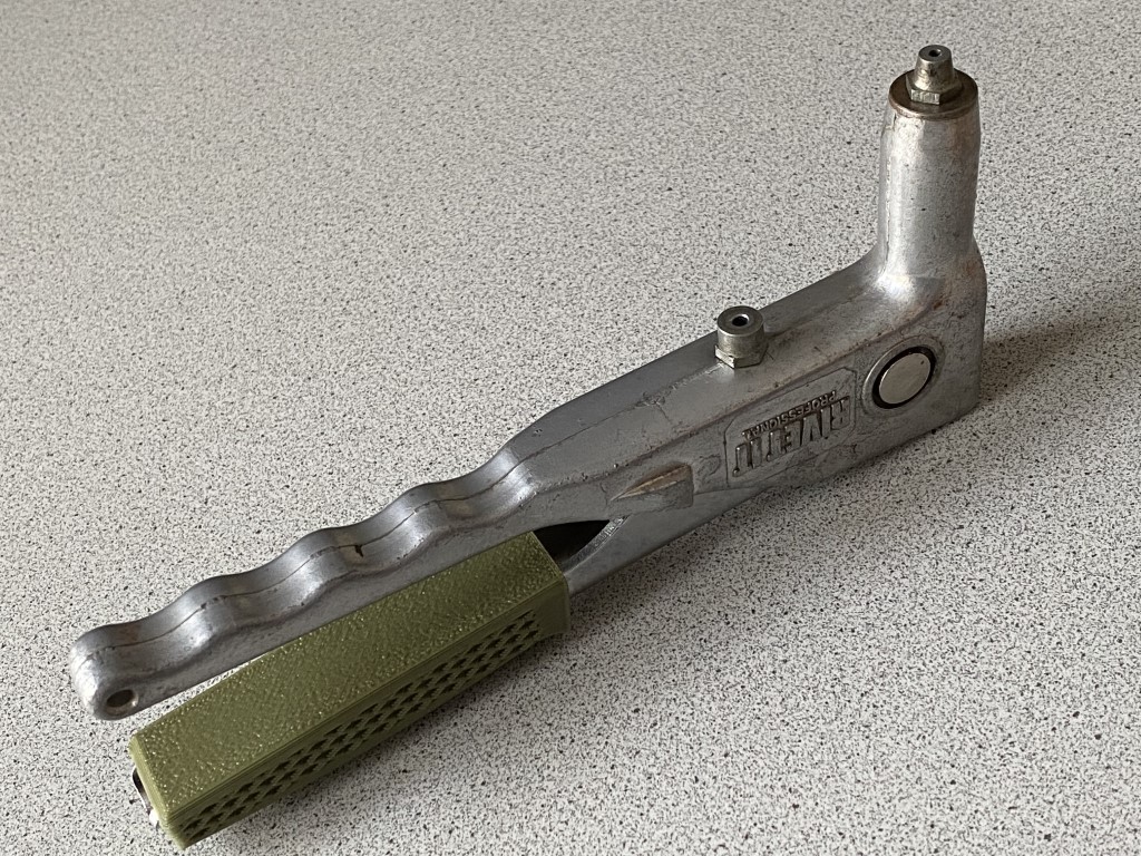 Grip for Riveter "Rivet It" by Tritschi | Download free STL model ...