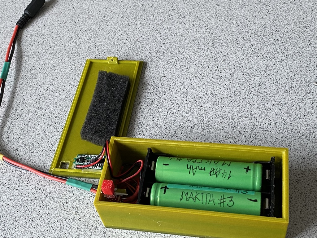 LiIon 18650 Battery Box by Tritschi | Download free STL model ...