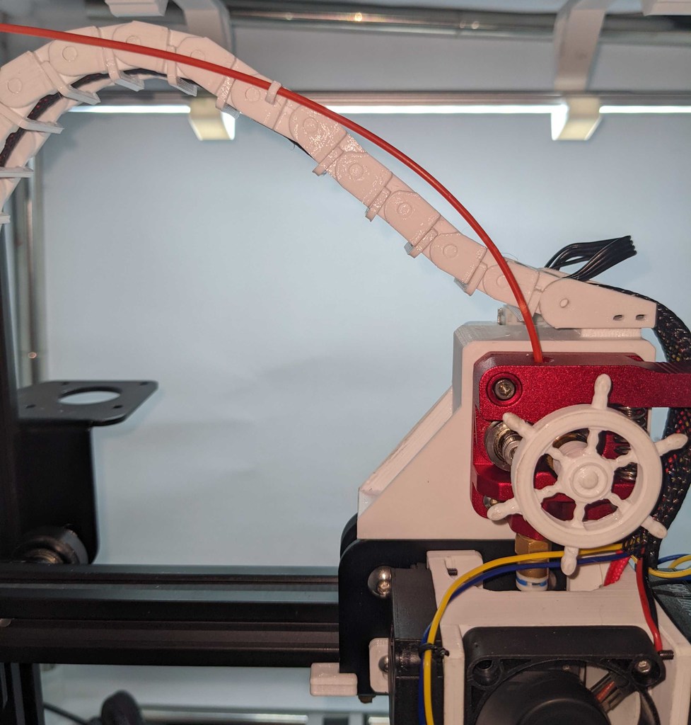 Cable chain link with filament guide by Everett115 | Download free STL ...