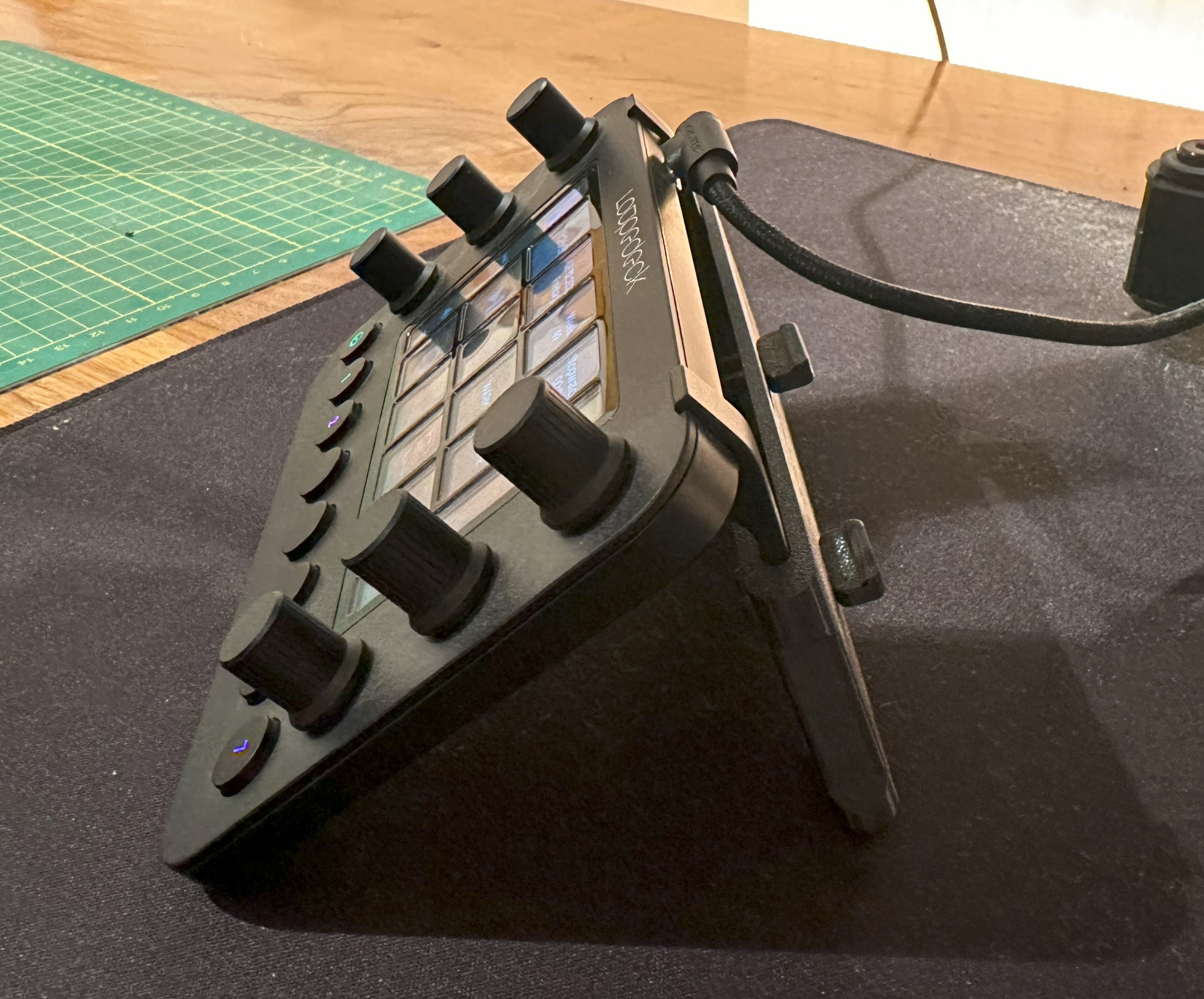 Loupedeck Live Adjustable Stand by pixelwave | Download free STL model ...