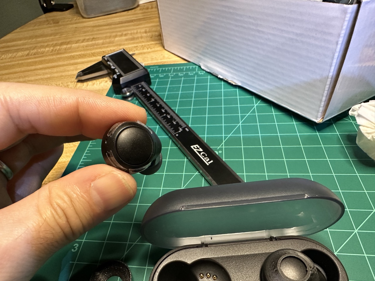 Sony WF-C500 earbuds button cover by MrFinley | Download free STL model ...