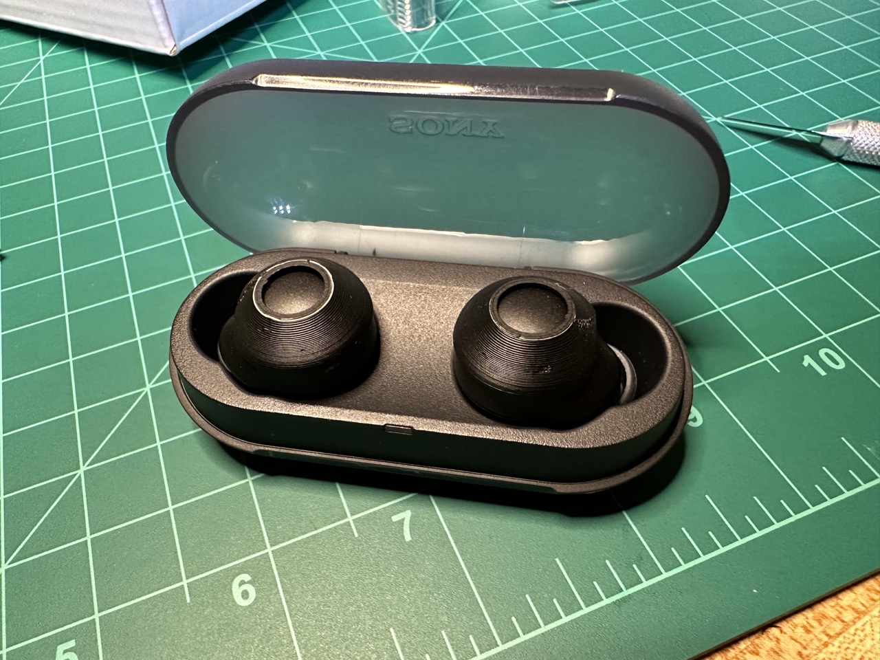 Sony WF-C500 earbuds button cover by MrFinley | Download free STL model ...
