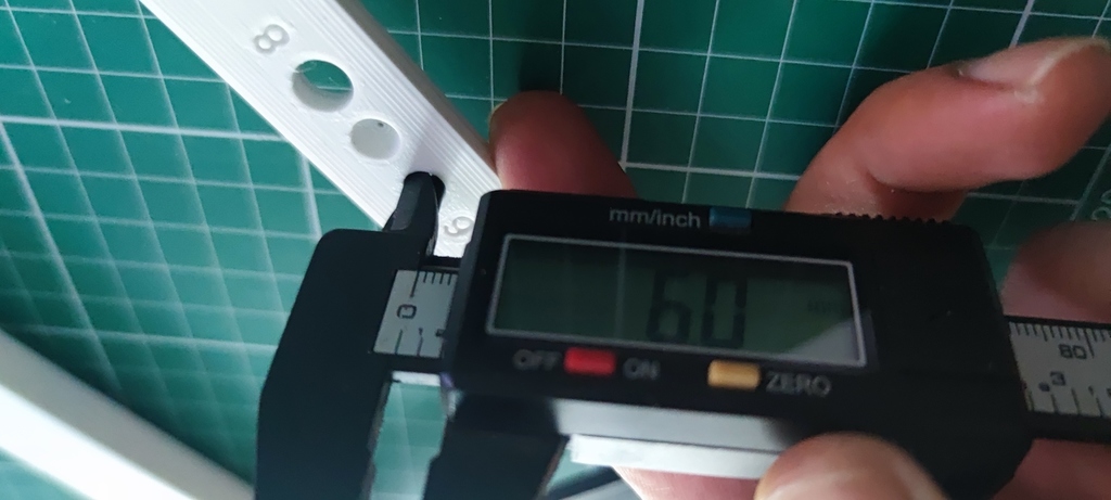 Screwless Center Gauge (Center Finder/Doveling Jig) by Oğuzhan BAŞAR ...