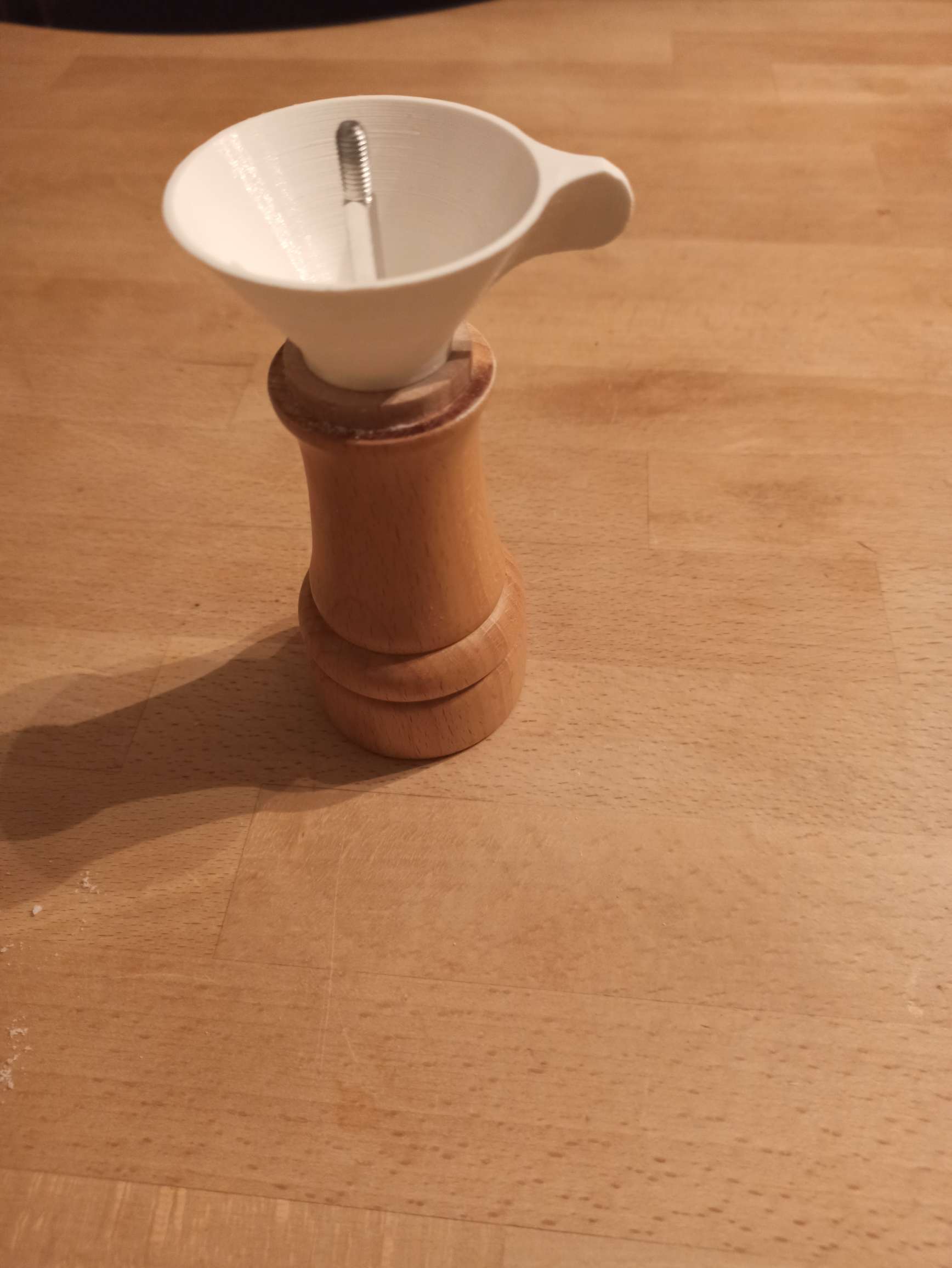 Small funnel with handle by bernard maurin | Download free STL model ...