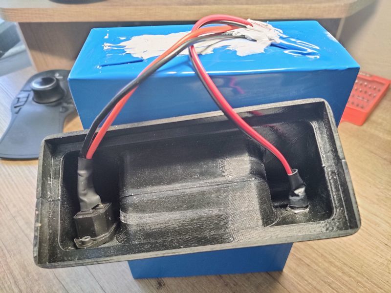 Li-ion Battery Case and Holder by pemlik | Download free STL model ...