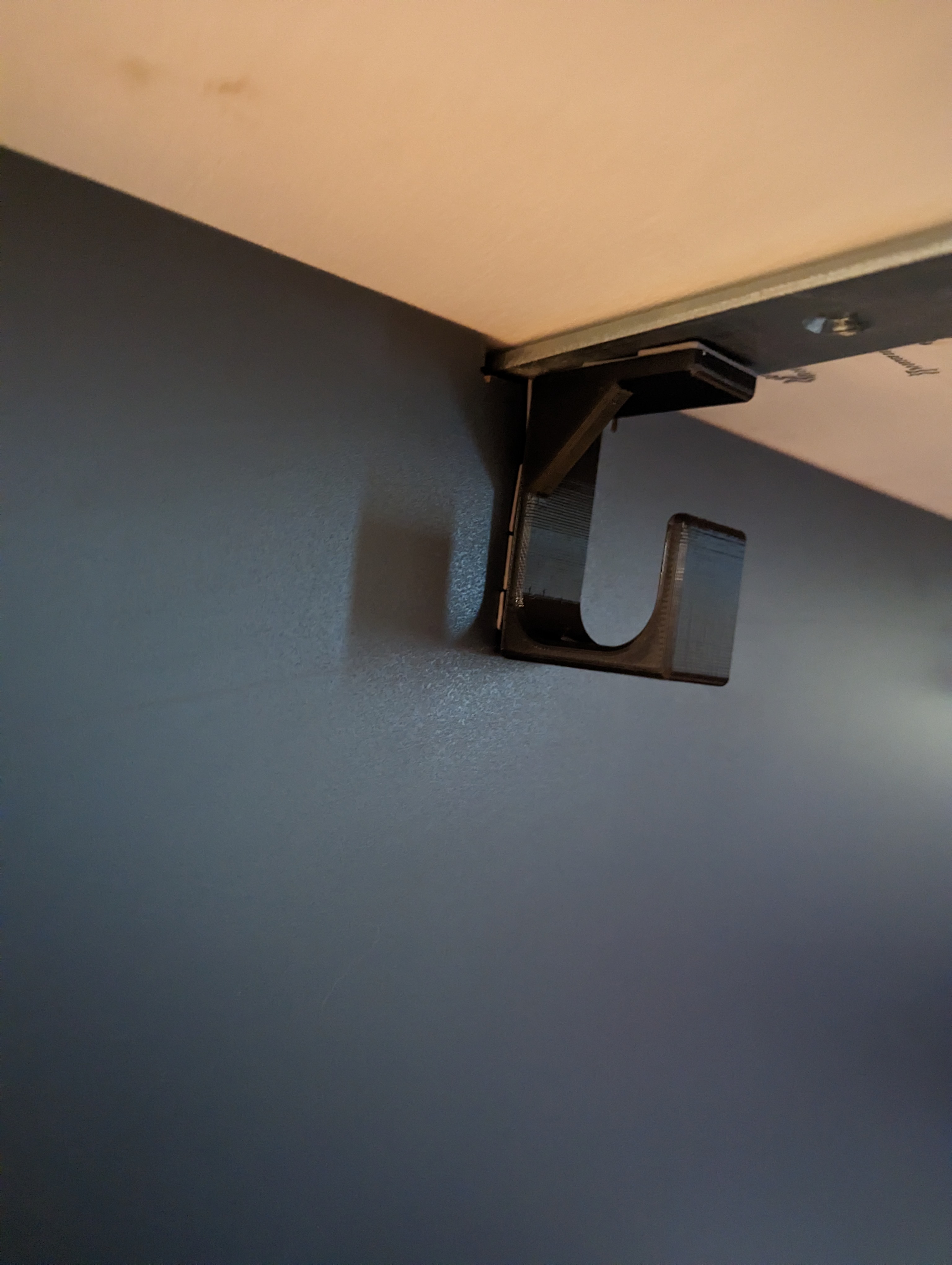 Flat top under table hook by Ben | Download free STL model | Printables.com