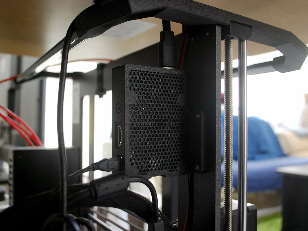 Raspberry Pi 3B+ Case Mount for Prusa MK3/S/+ by clypp | Download free ...