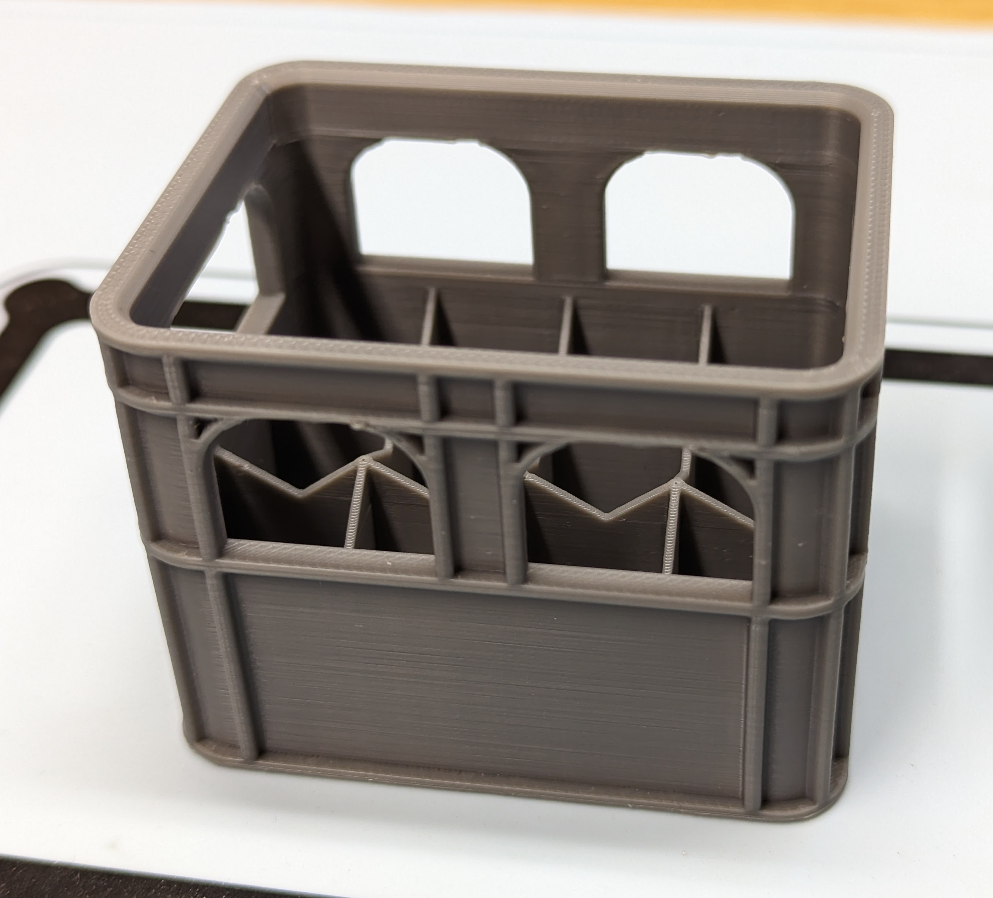 Battery beer crate with additional cut-outs to make it easier to insert ...