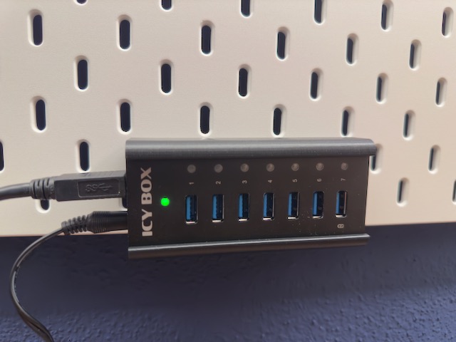 ICY BOX USB Hub Mount for IKEA Skådis System by Roonster | Download ...