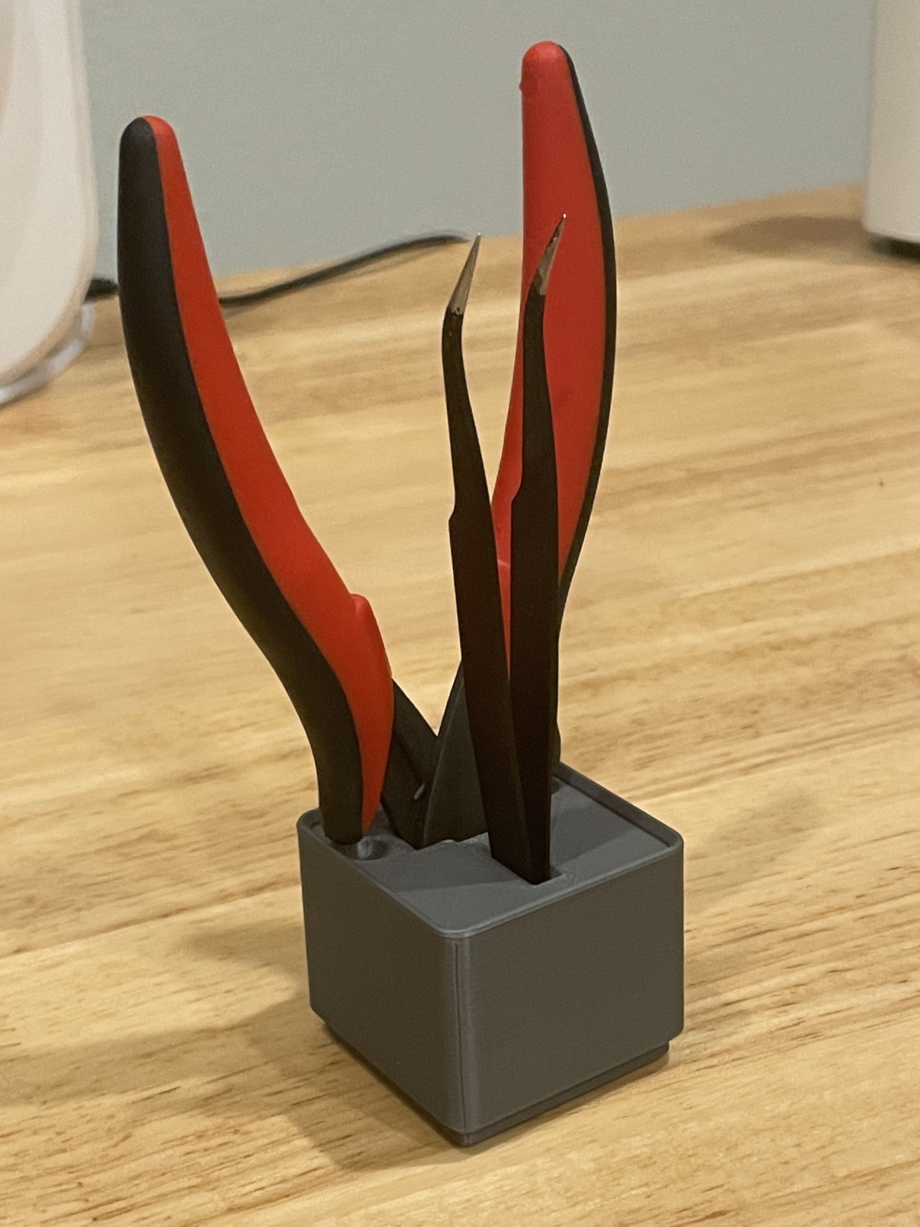 Gridfinity 1x1 Sidecutter and Tweezer Holder by Mushbrandon | Download ...