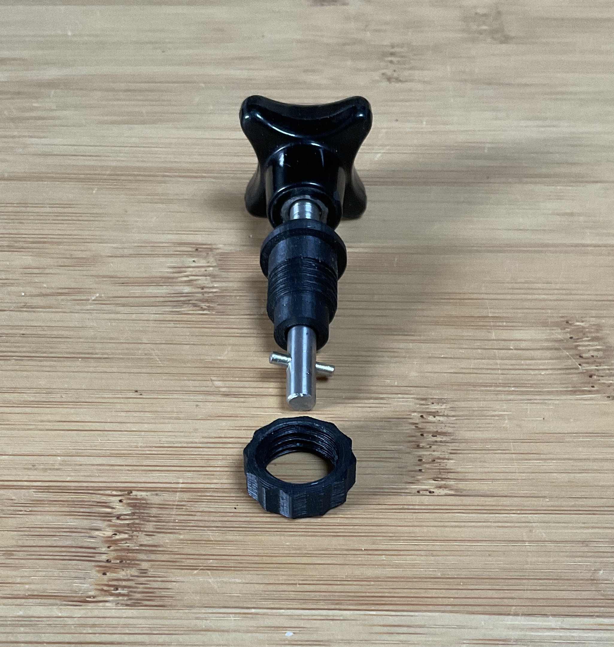 Fixing screw for a bajonett fastener by H3dSprint | Download free STL ...