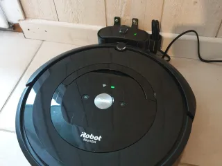 Irobot base holder by Slippy | Download free STL model | Printables.com