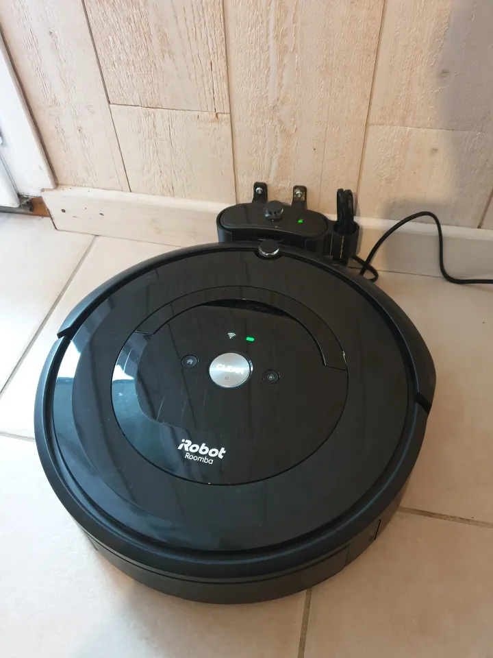 Irobot base holder by Slippy | Download free STL model | Printables.com