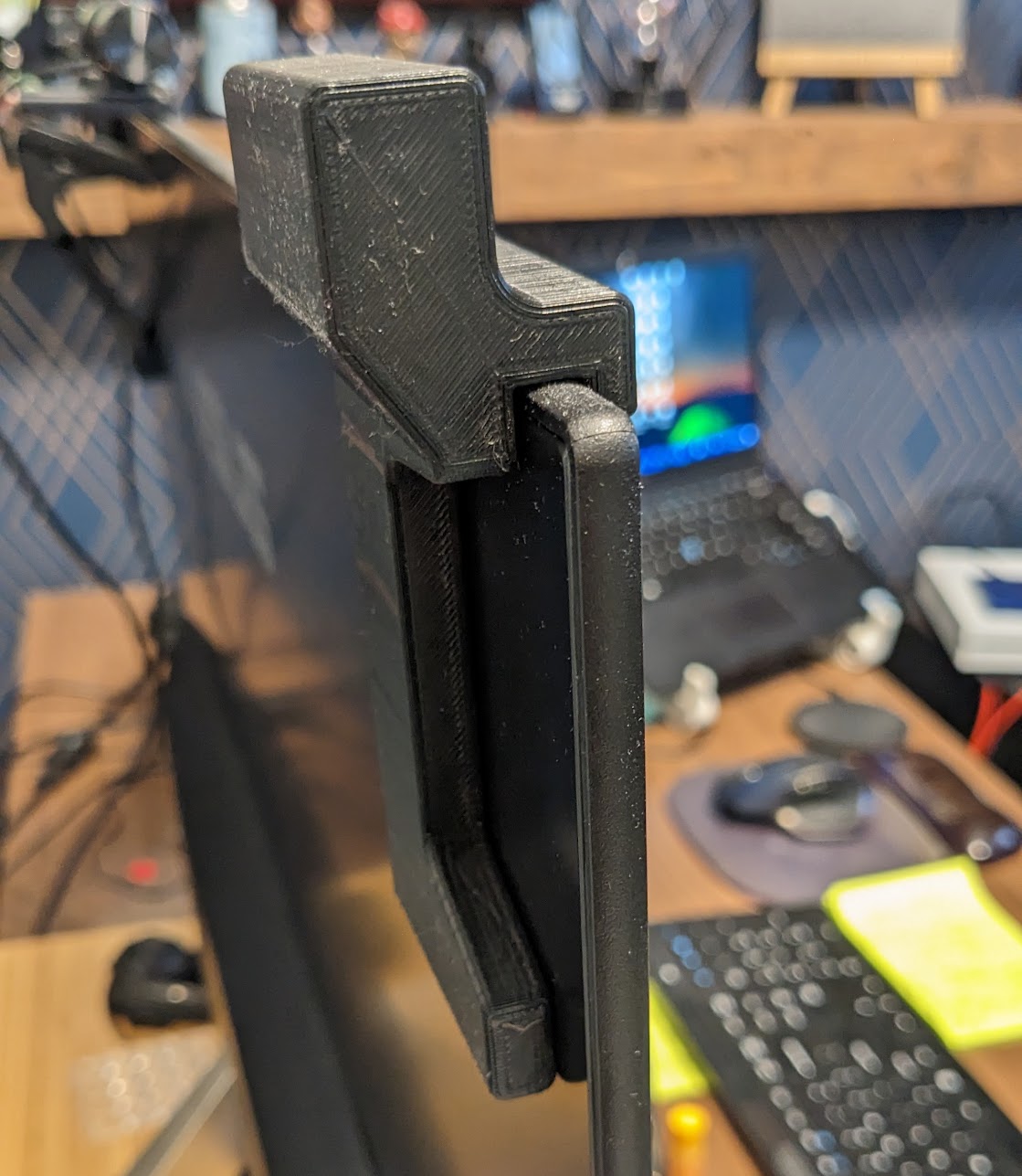 Monitor Mount for Clamp On Cam/Lights by Craig | Download free STL ...