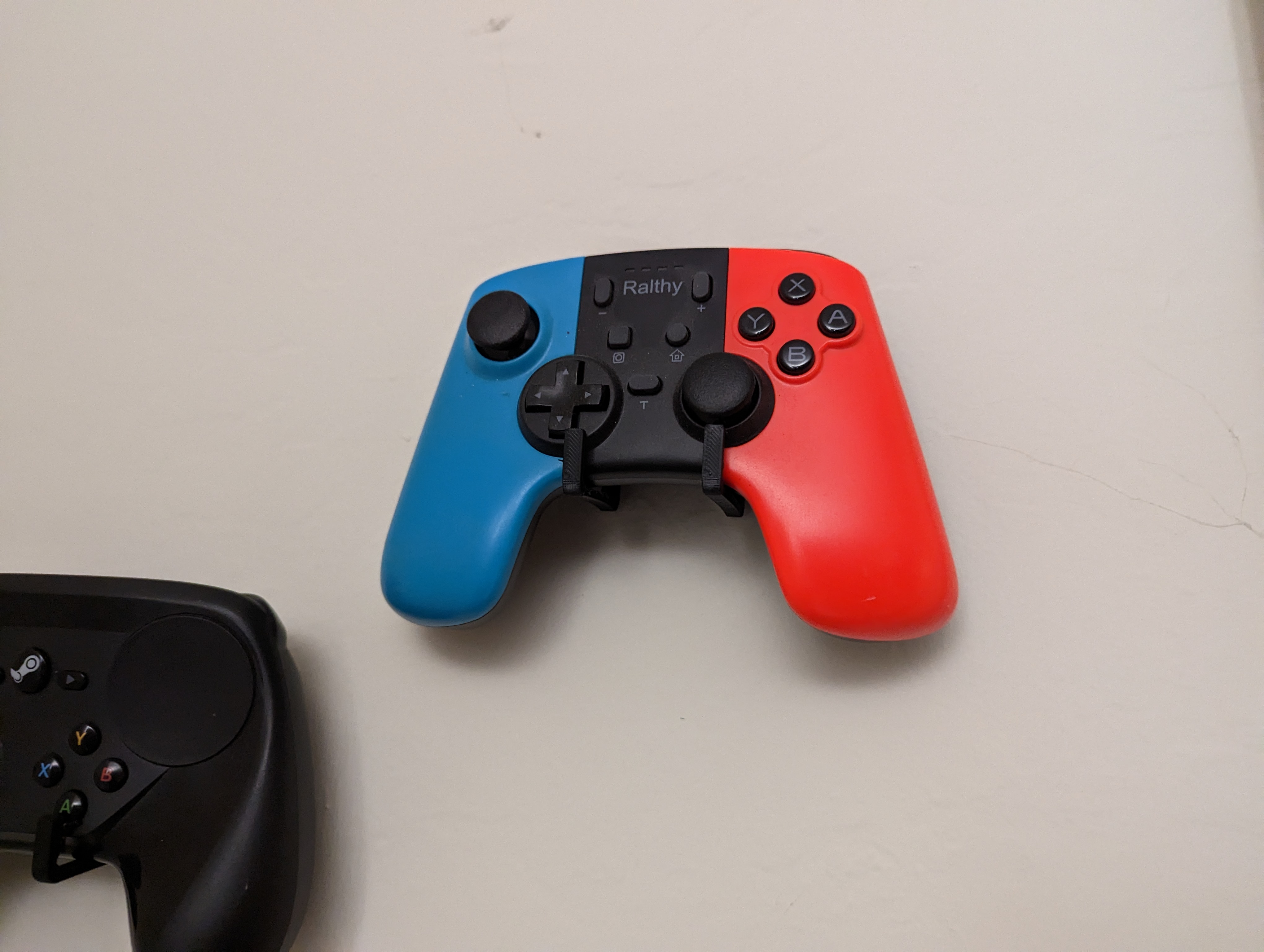 Controller Wall Mount - Universal by lee | Download free STL model ...