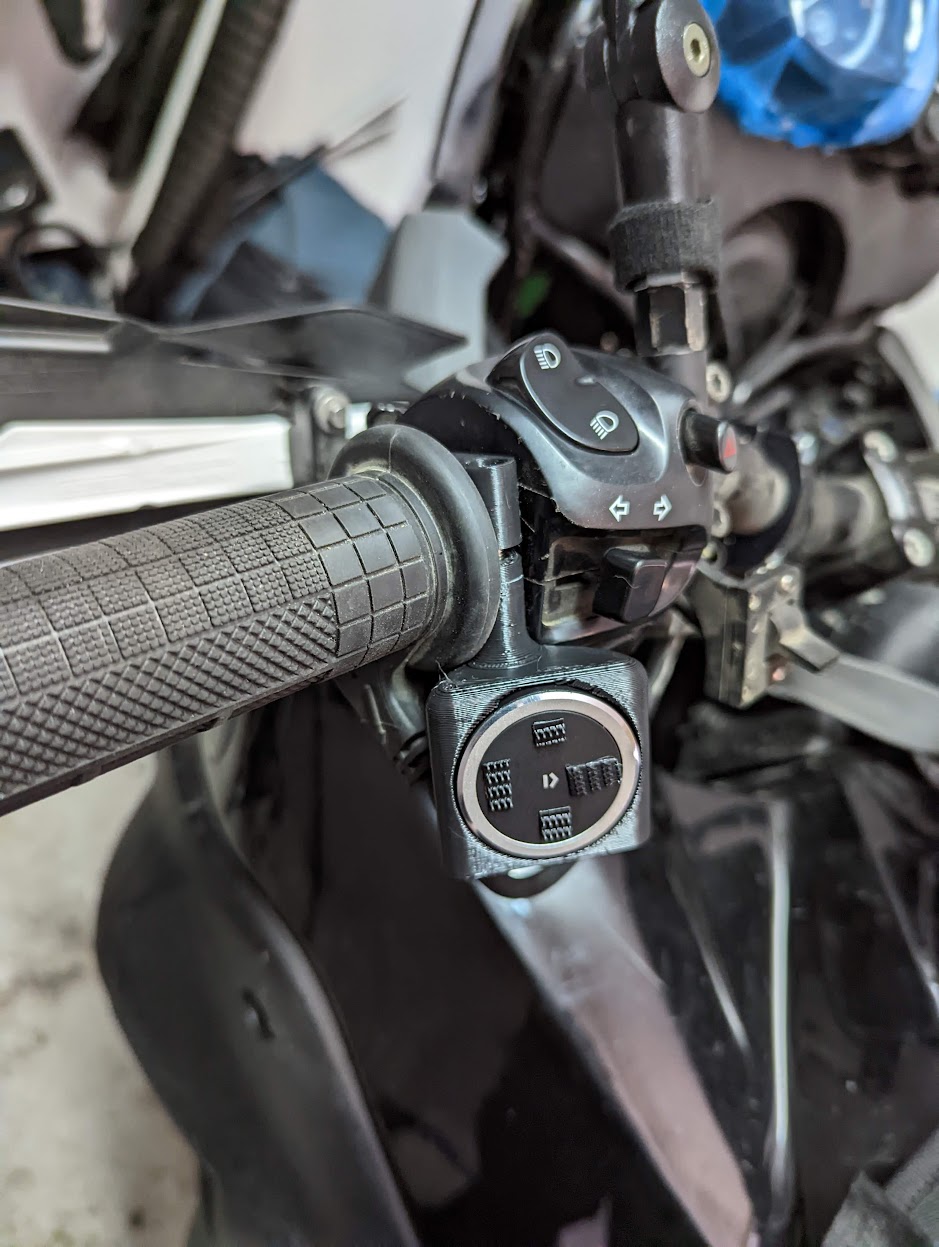 cheap Bluetooth Media Controller handlebar clamp by Jairo José Martín ...