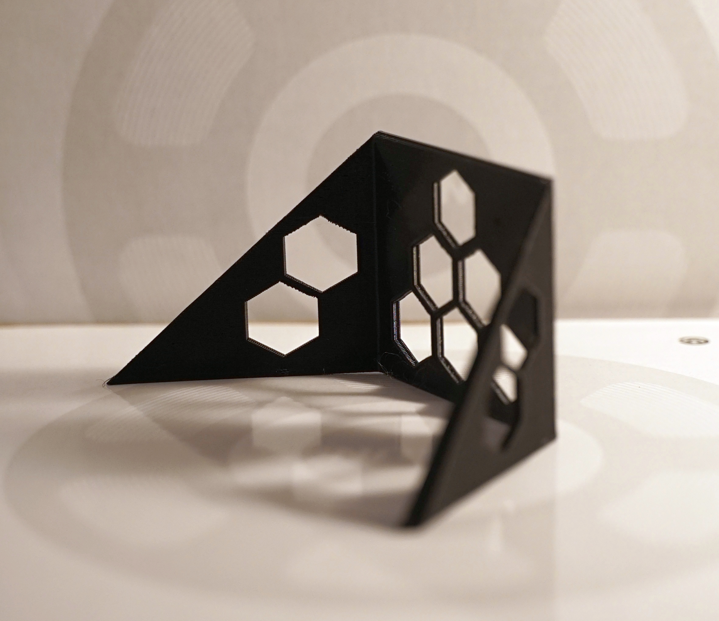 Simple support for Hexagon Shelf by lain | Download free STL model ...