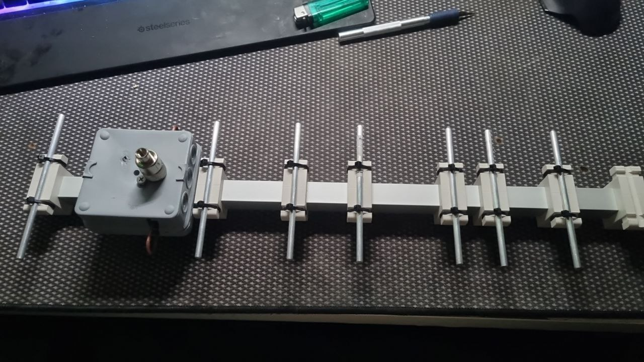 Yagi Element mounts for 5mm aluminium by Pascal | Download free STL ...