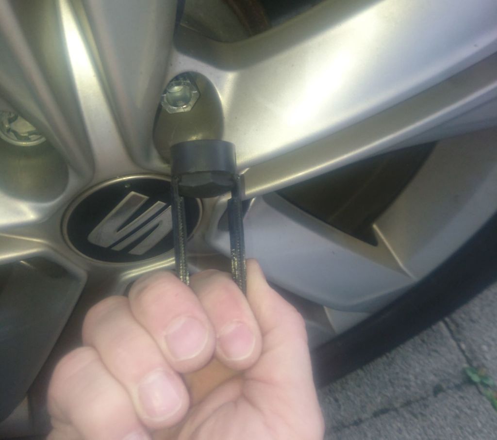 Seat VW Wheel Nut Cap Remover Tool by grafmar | Download free STL model ...