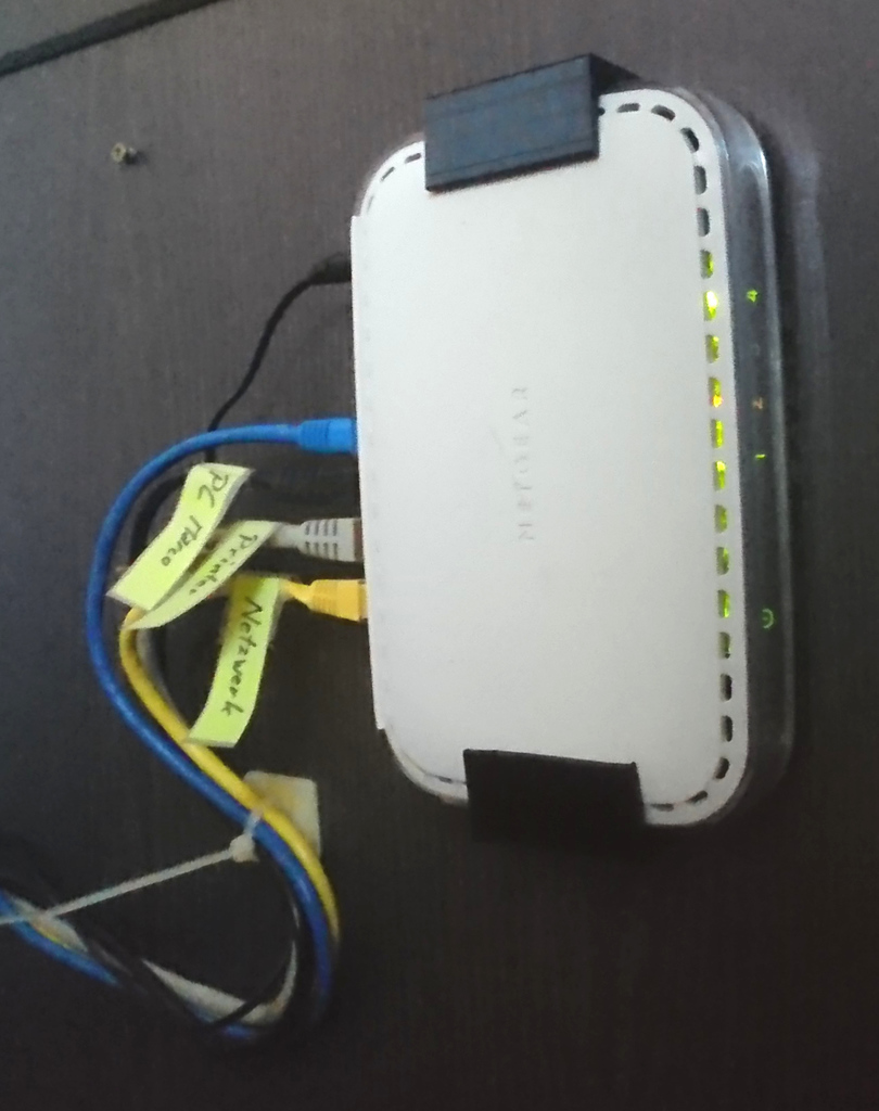 Wall mount bracket Netgear G5605 by grafmar | Download free STL model ...