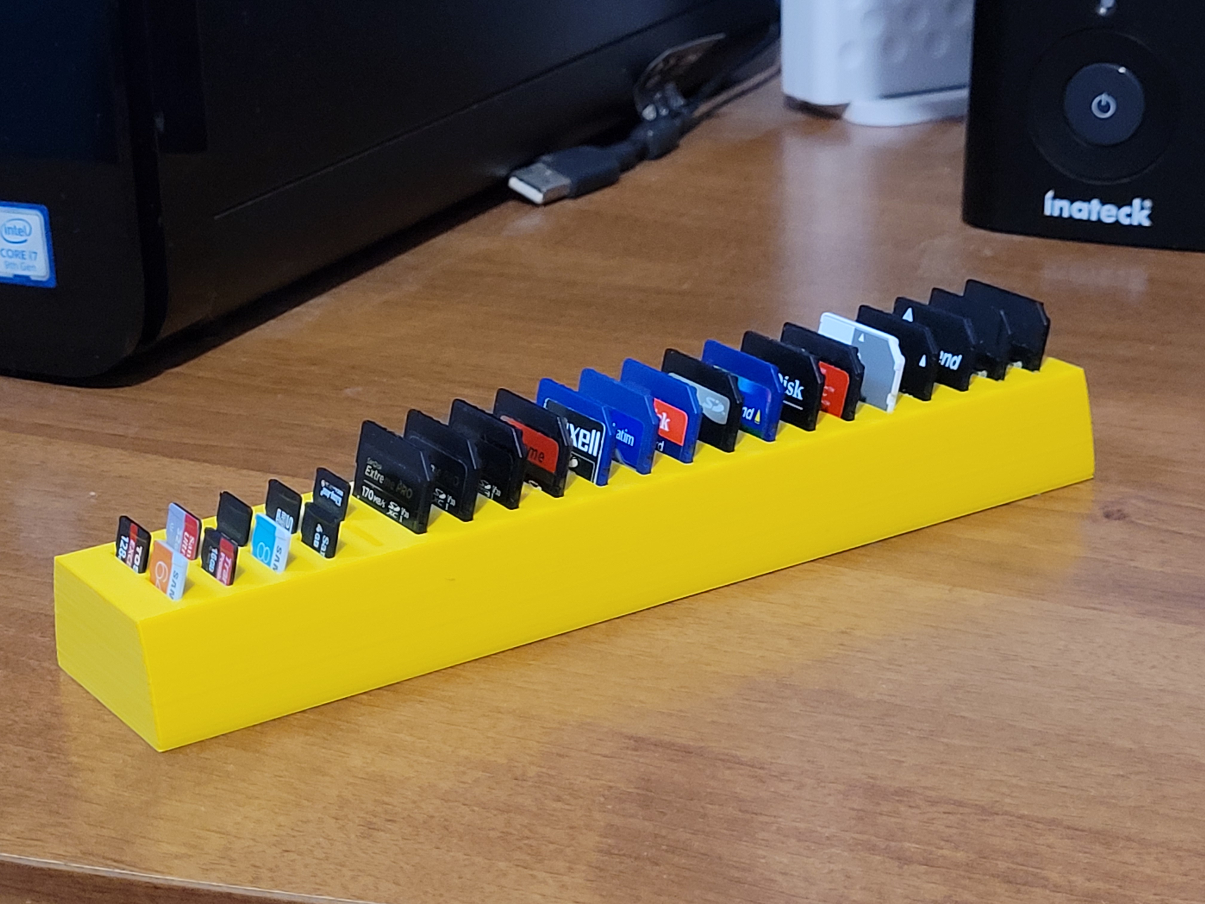 Parametric SD Cards Desktop Holder by giufini | Download free STL model ...