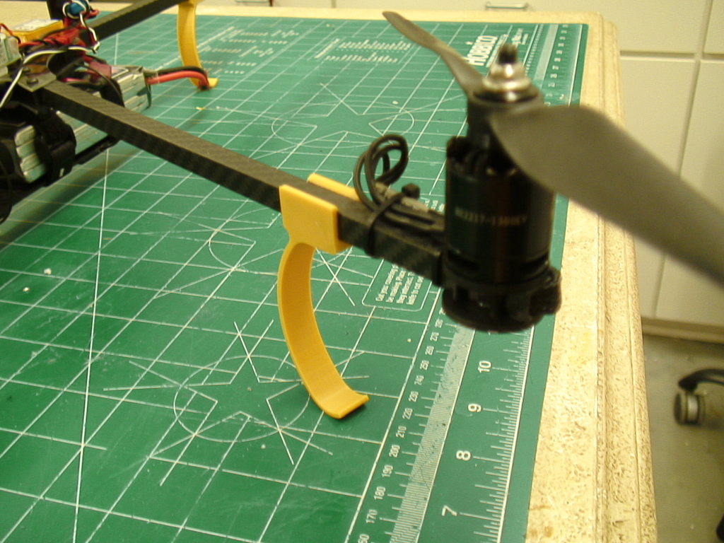 Flex Leg for RcExplorer Tricopter by billyd | Download free STL model ...
