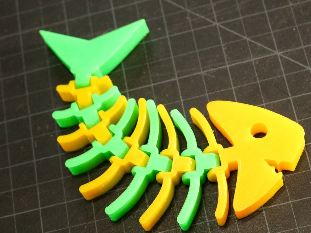 Articulated Fish / Two Color Print / Dual Extrusion by Andrew_Sink ...