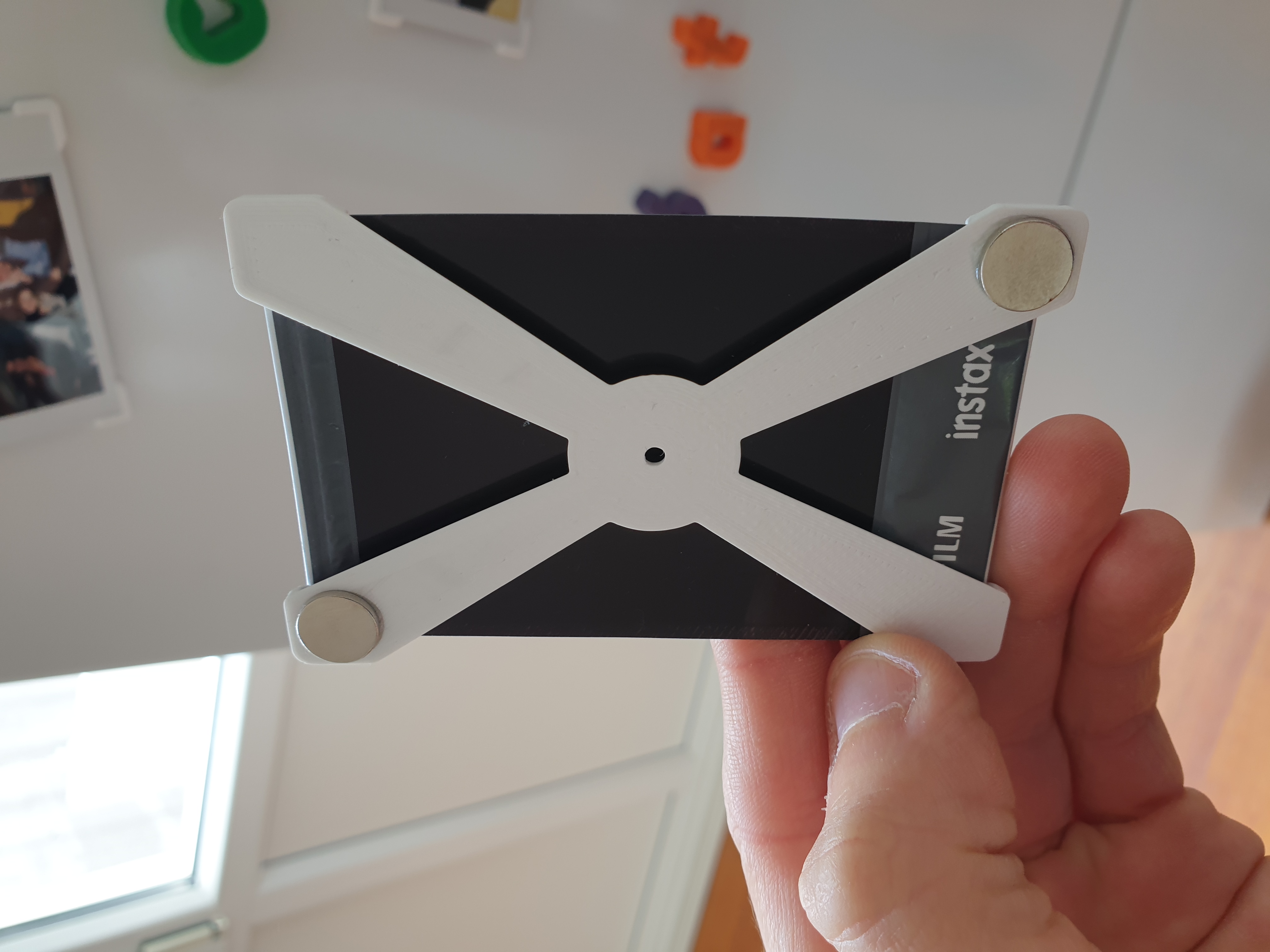 InstaX X-frame thumbtack/magnetic holder by Bart | Download free STL ...