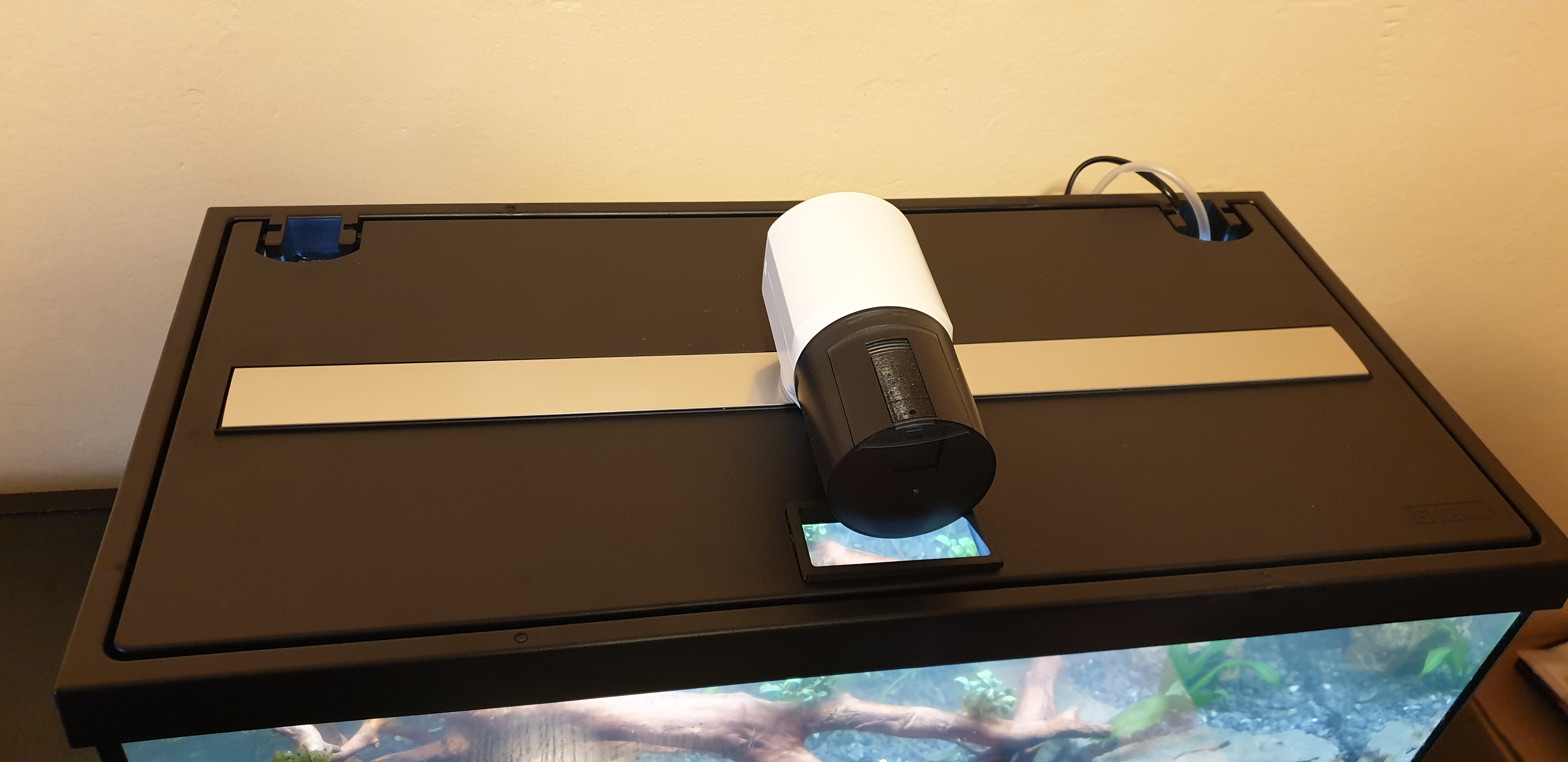 Tesla smart fish feeder adapter for Eheim aquarium 60l by slvkmkr ...