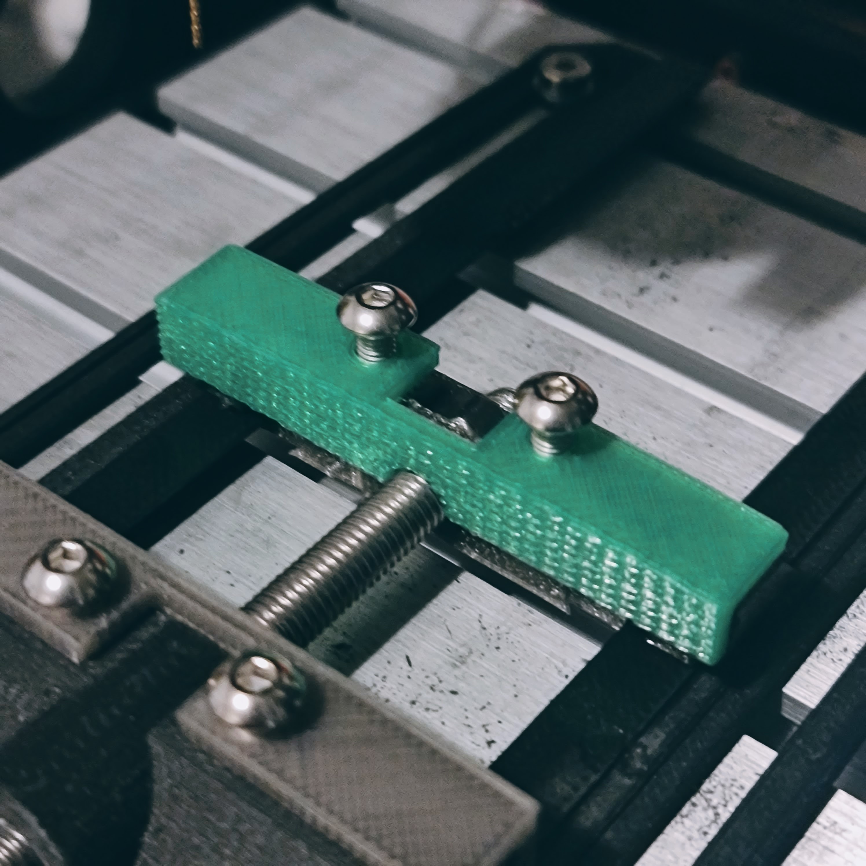 Low profile vice for 3018 CNC by Logr47 | Download free STL model ...