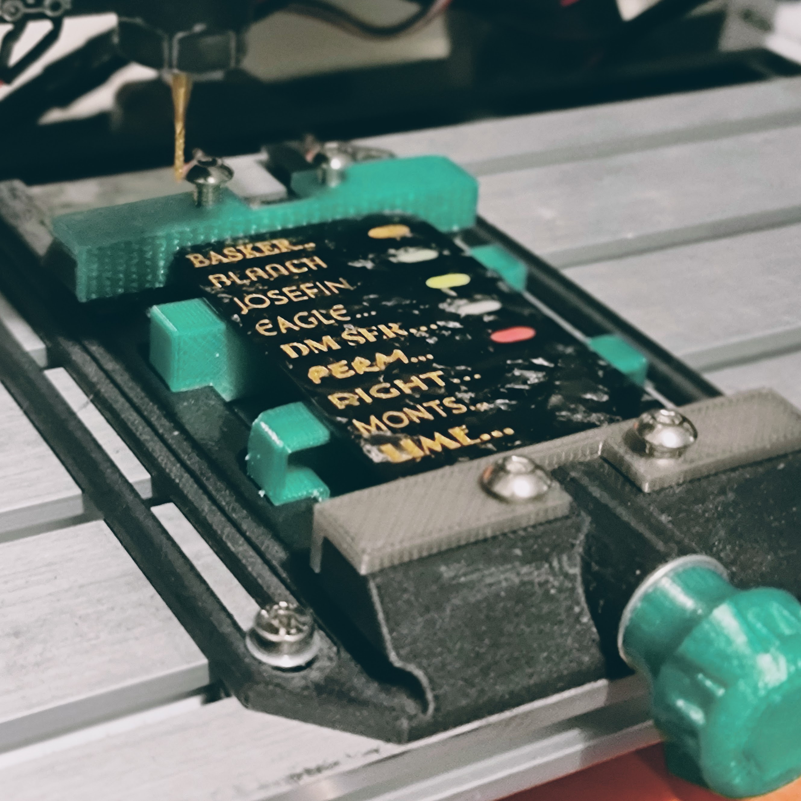 Low profile vice for 3018 CNC by Logr47 | Download free STL model ...