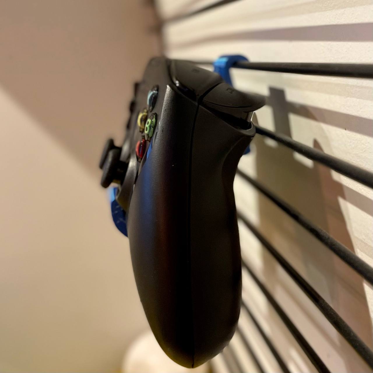 Controller hanger wall rack by Orbital Explorer | Download free STL ...