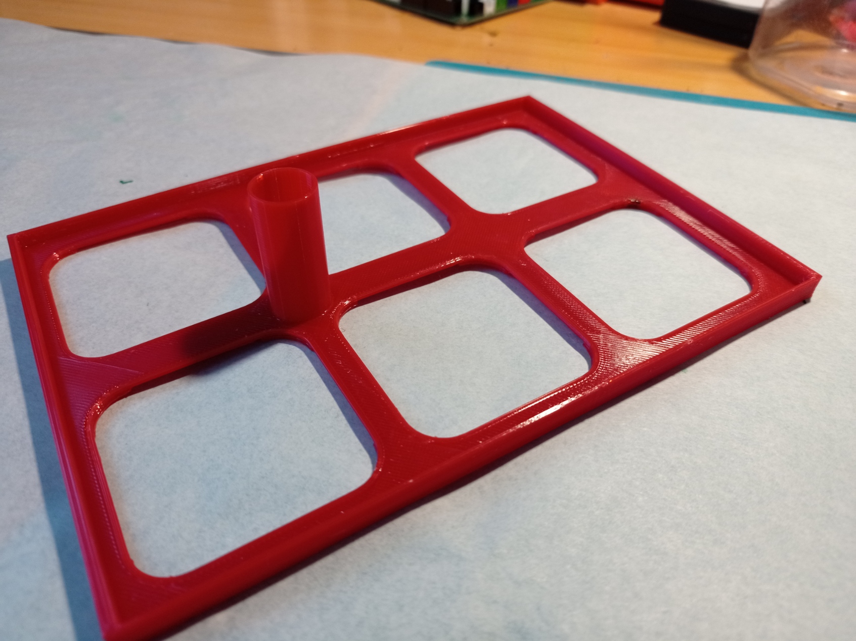 Hydroponic garden top with lip by Bence Boros | Download free STL model | Printables.com