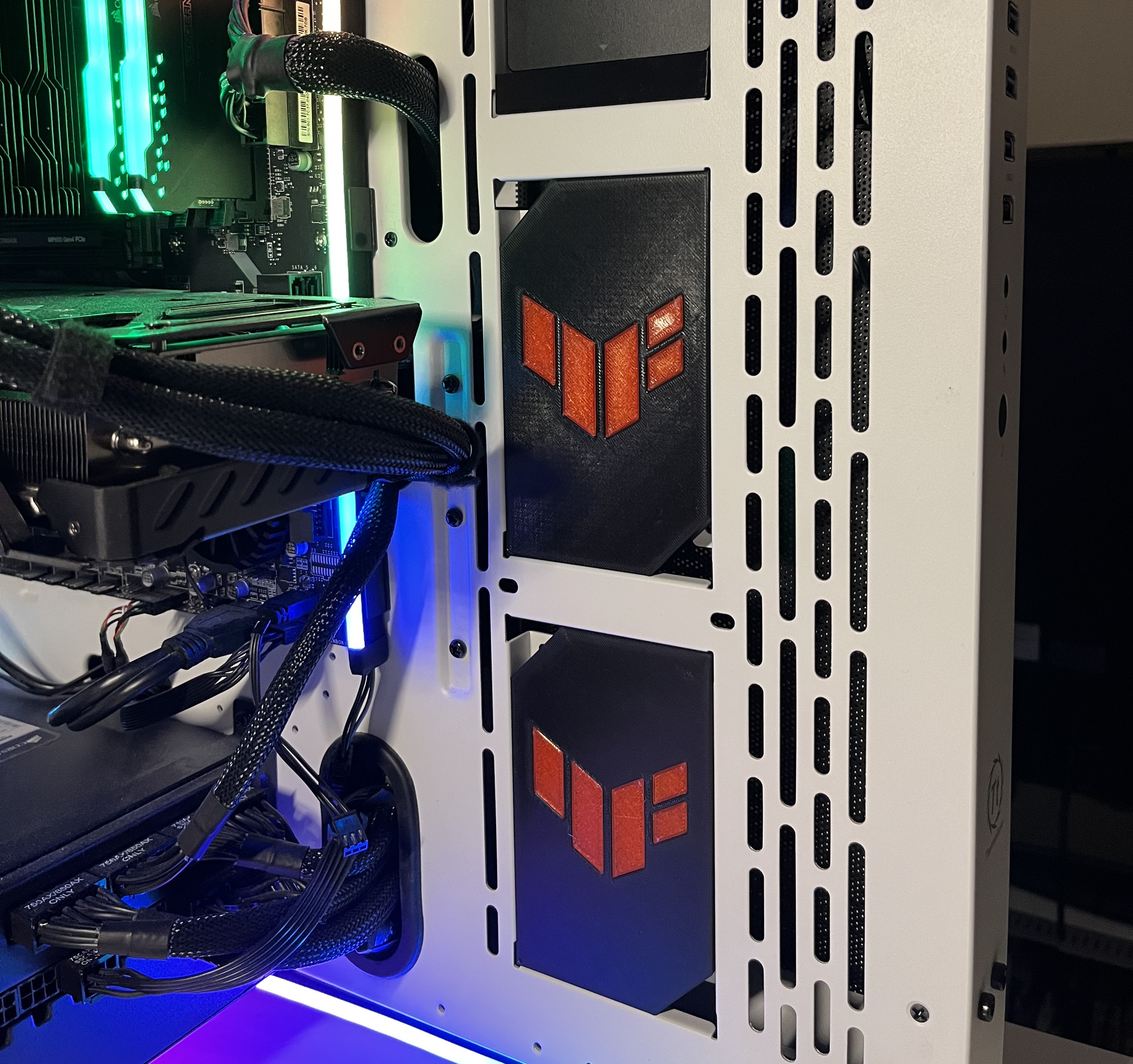 Thermaltake Core P3 SSD Slot Cover by ELEKTRIFI3D | Download free STL ...