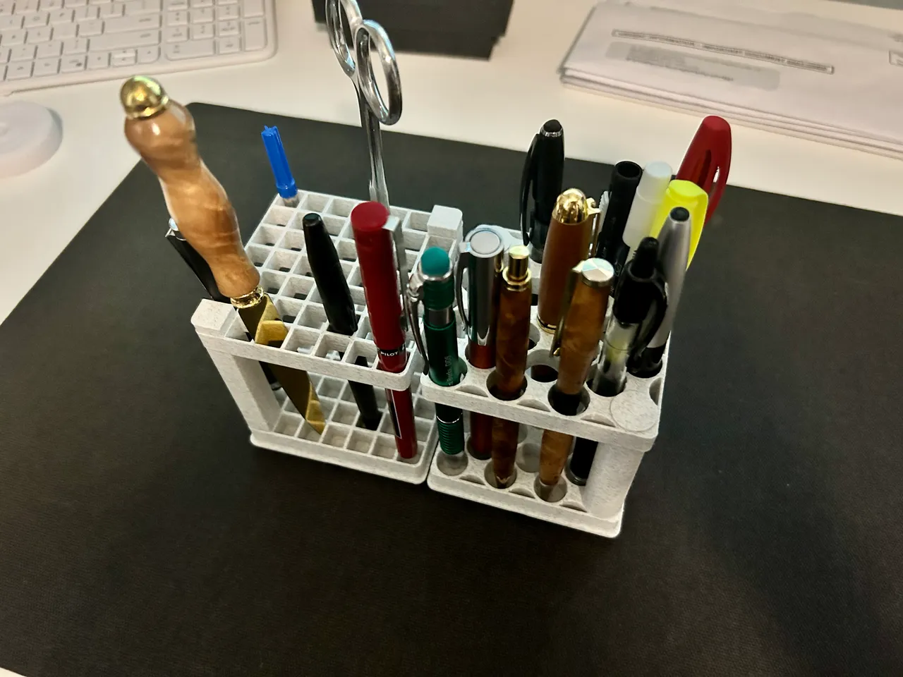 Gridfinity Pen and Pencil Stand by BenBreaksThings | Download free STL ...