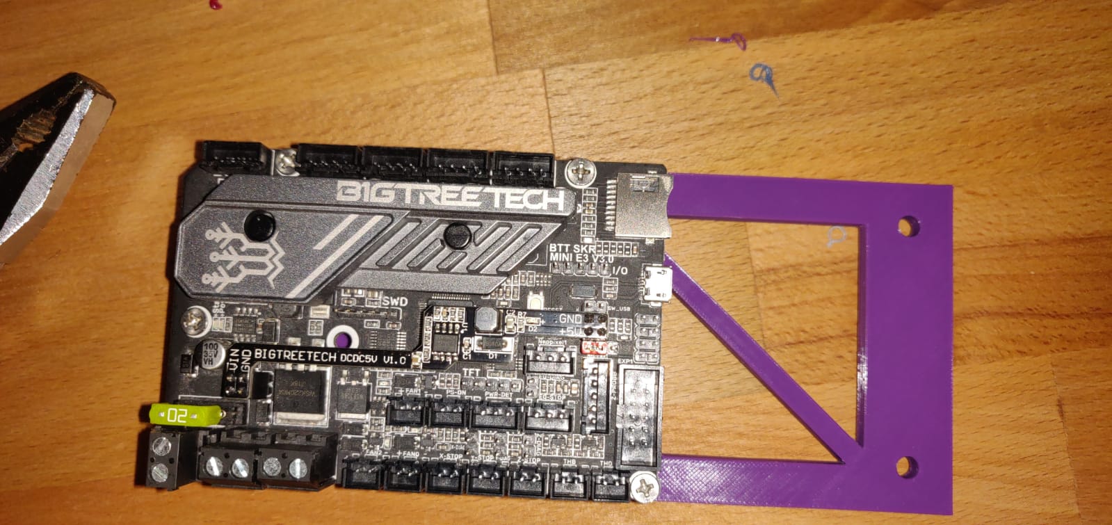 Bigtreetech SKR Mini E3 V3 holder by [REDACTED] | Download free STL ...