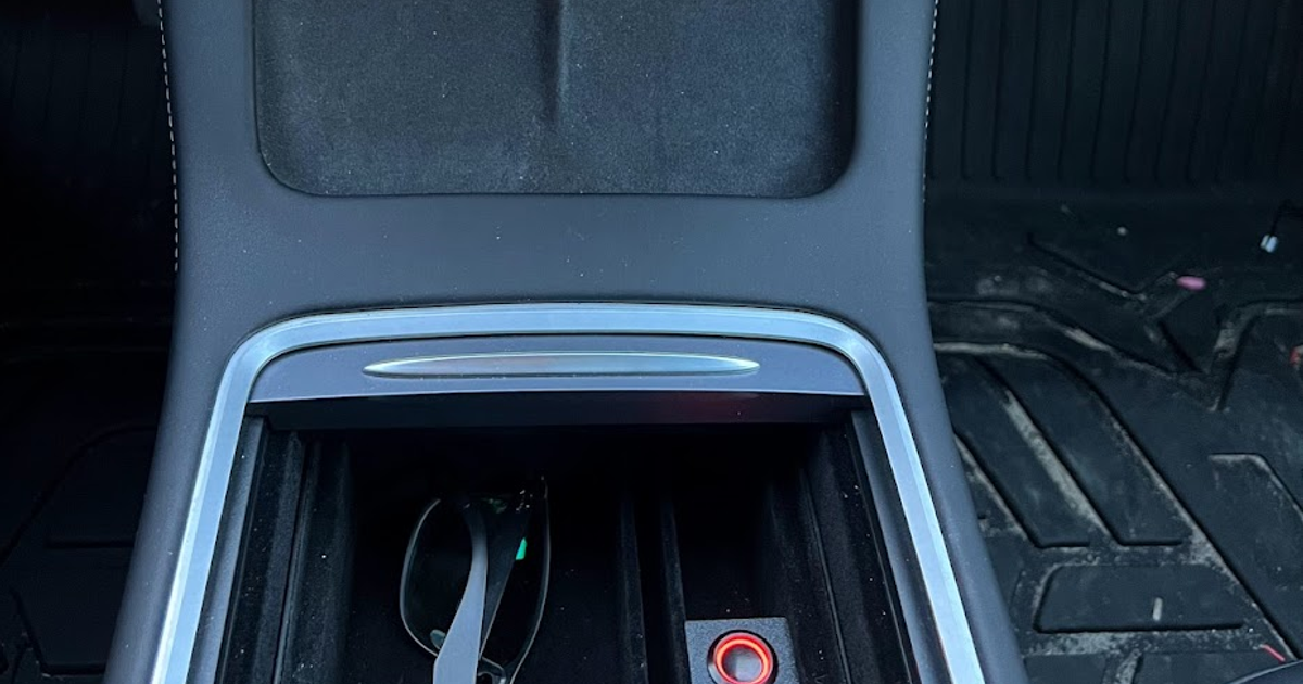 Tesla Model 3 Helix Conductor mount by Nakah | Download free STL model ...