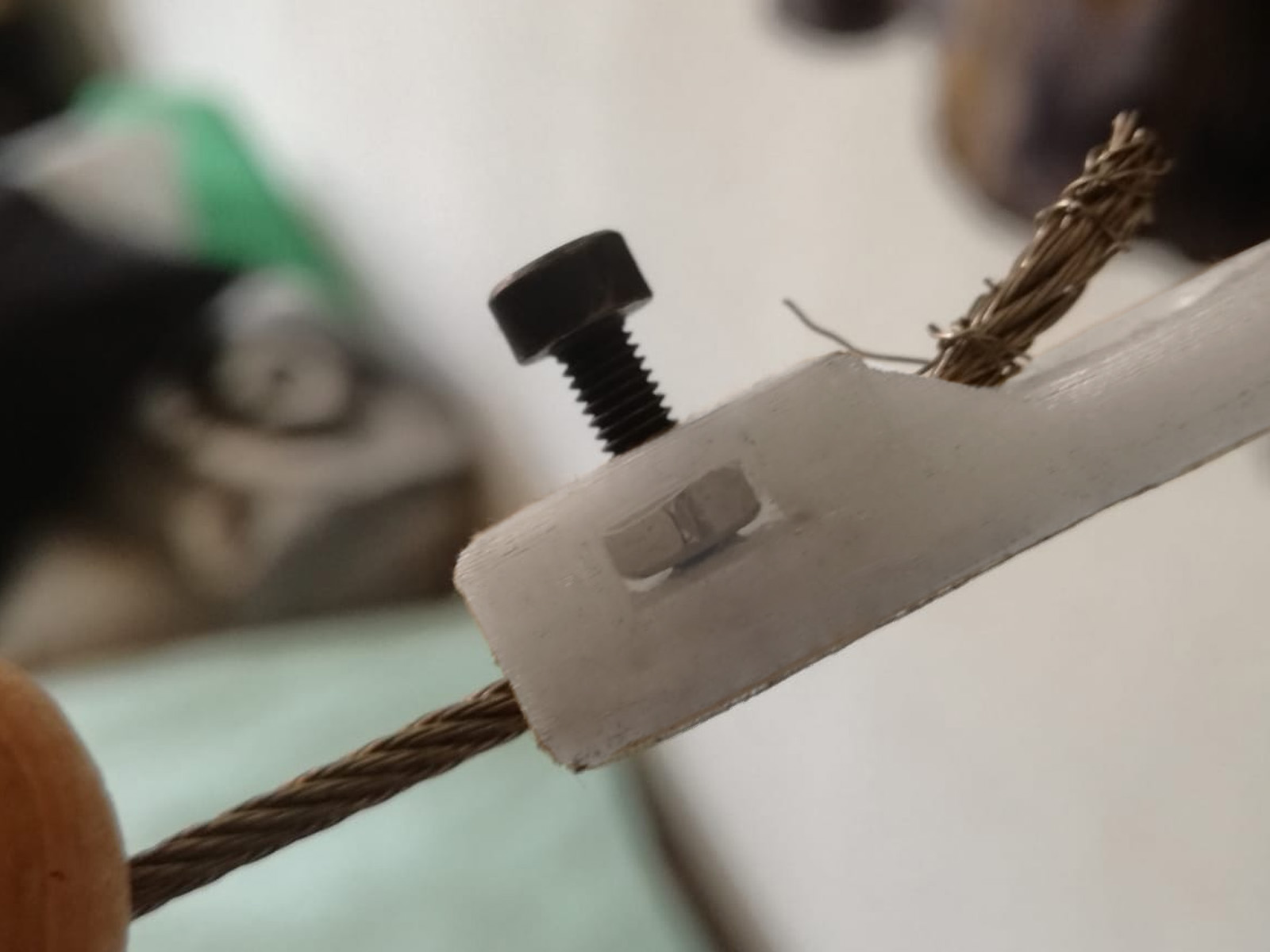 Steel wire suspender by Joppe | Download free STL model | Printables.com