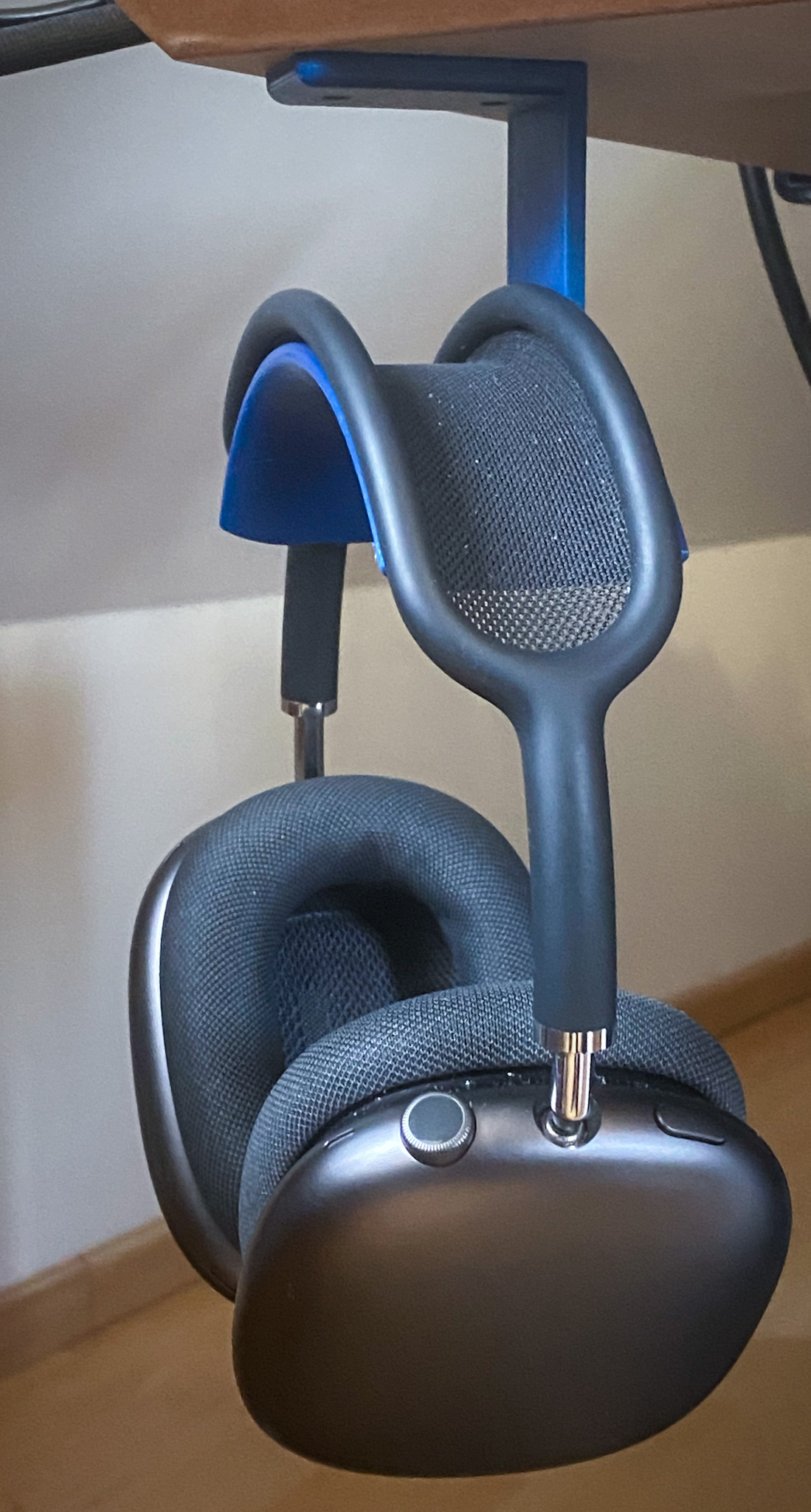 AirPods Max under desk support by Duboaa | Download free STL model ...