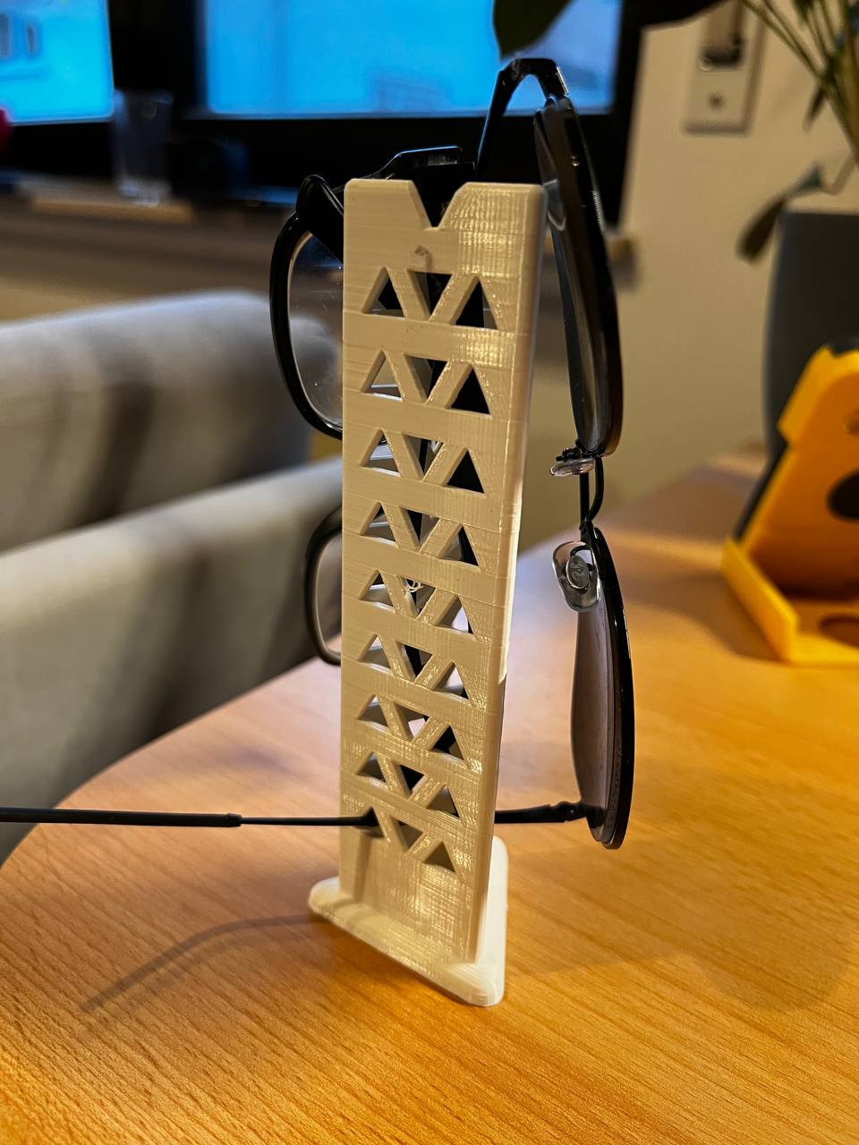 Triangular glasses holder by Hansu.Hessu | Download free STL model ...