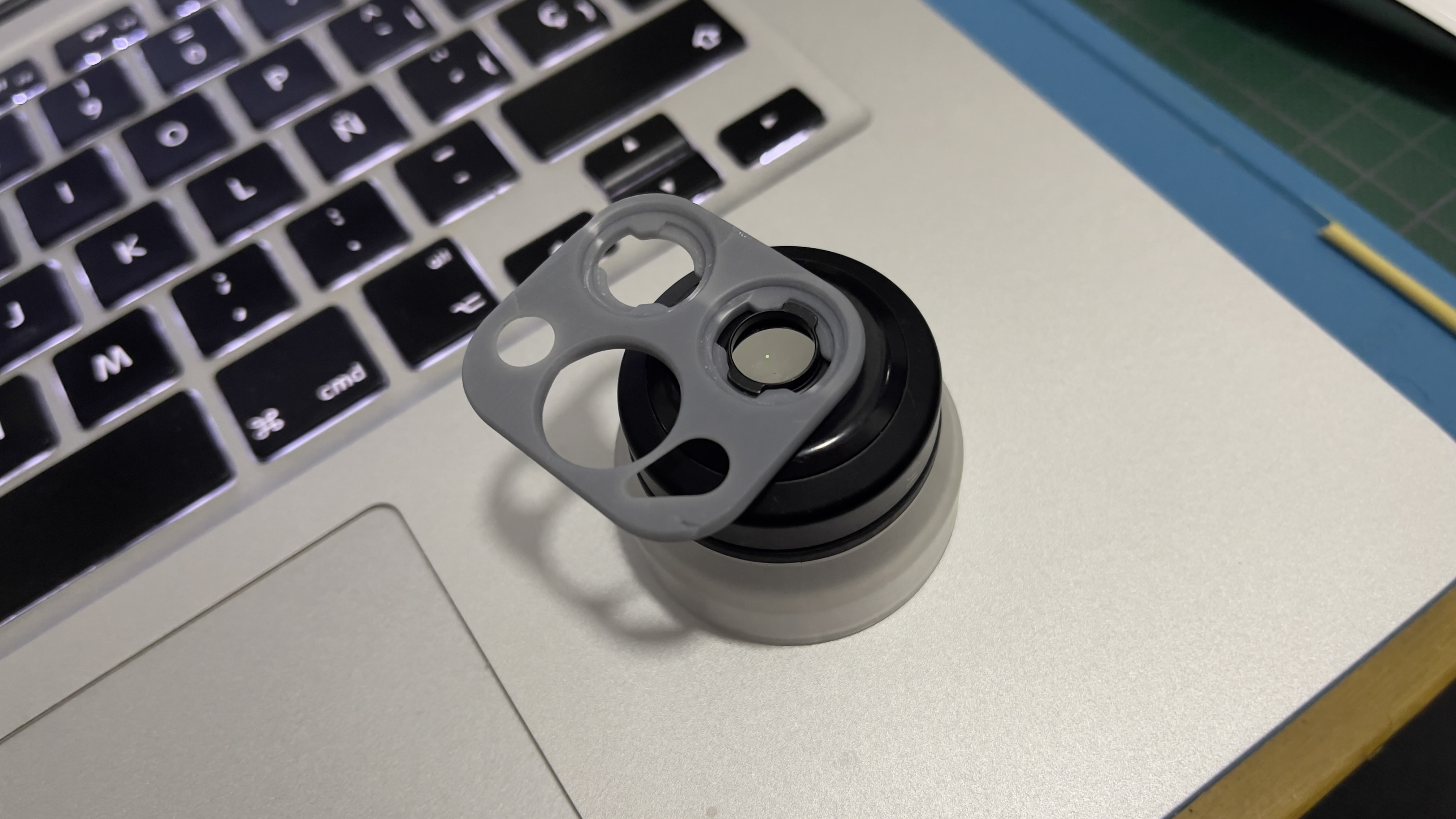 iPhone moment lens adapter by polygoncollectibles | Download free STL ...