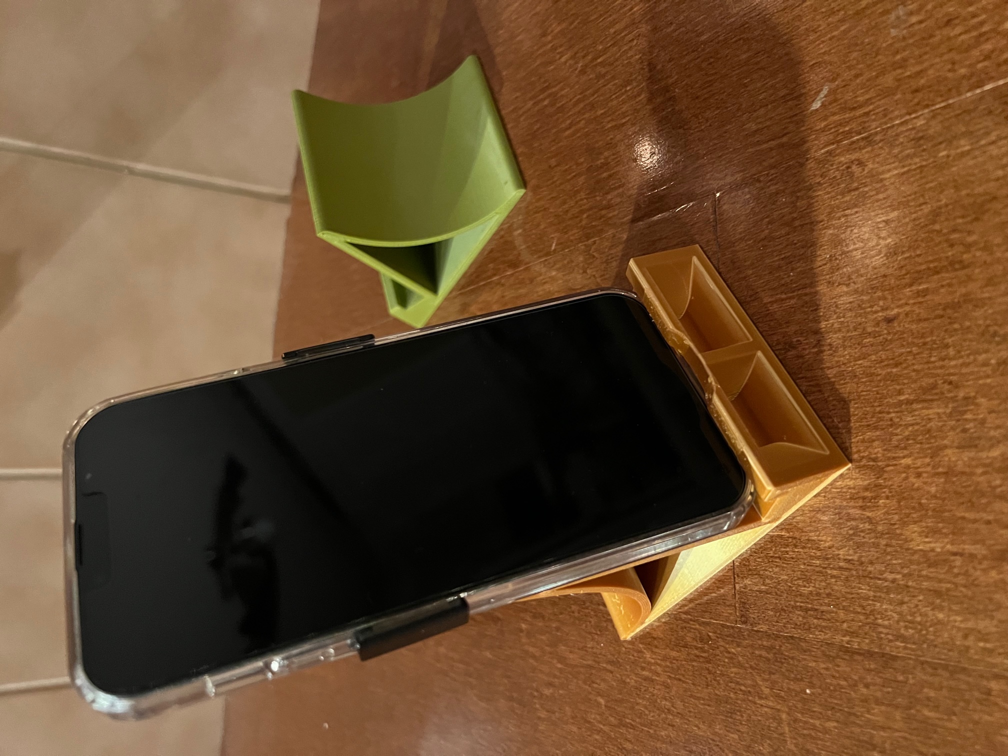 The Perfect Iphone Holder for Facetime by QuadView | Download free STL ...
