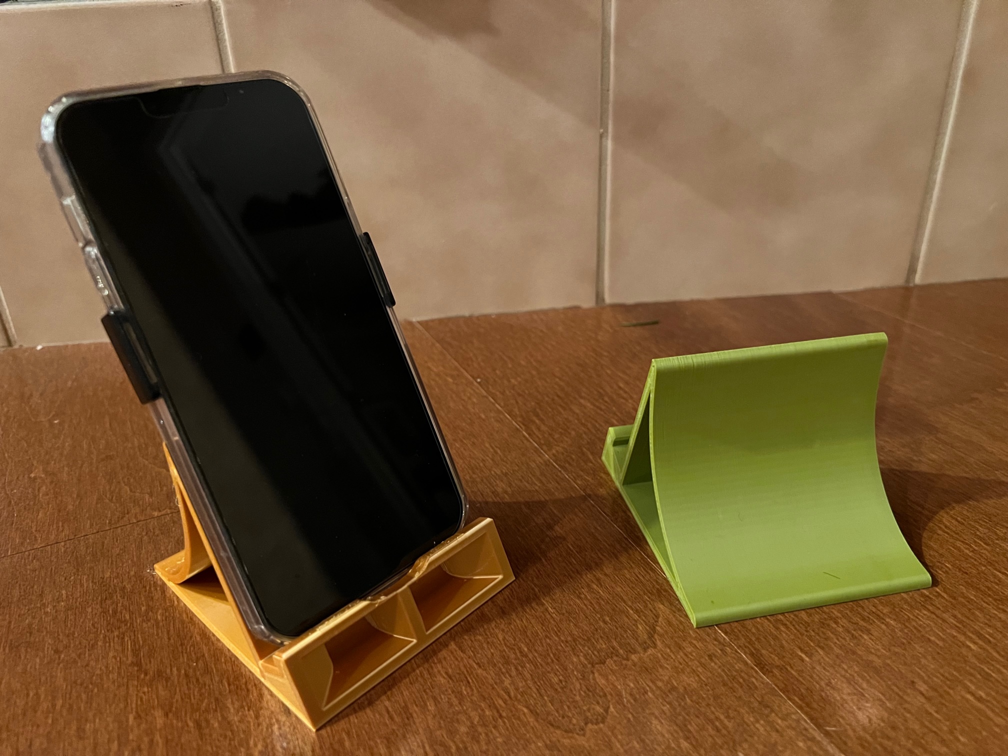 The Perfect Iphone Holder for Facetime by QuadView | Download free STL ...