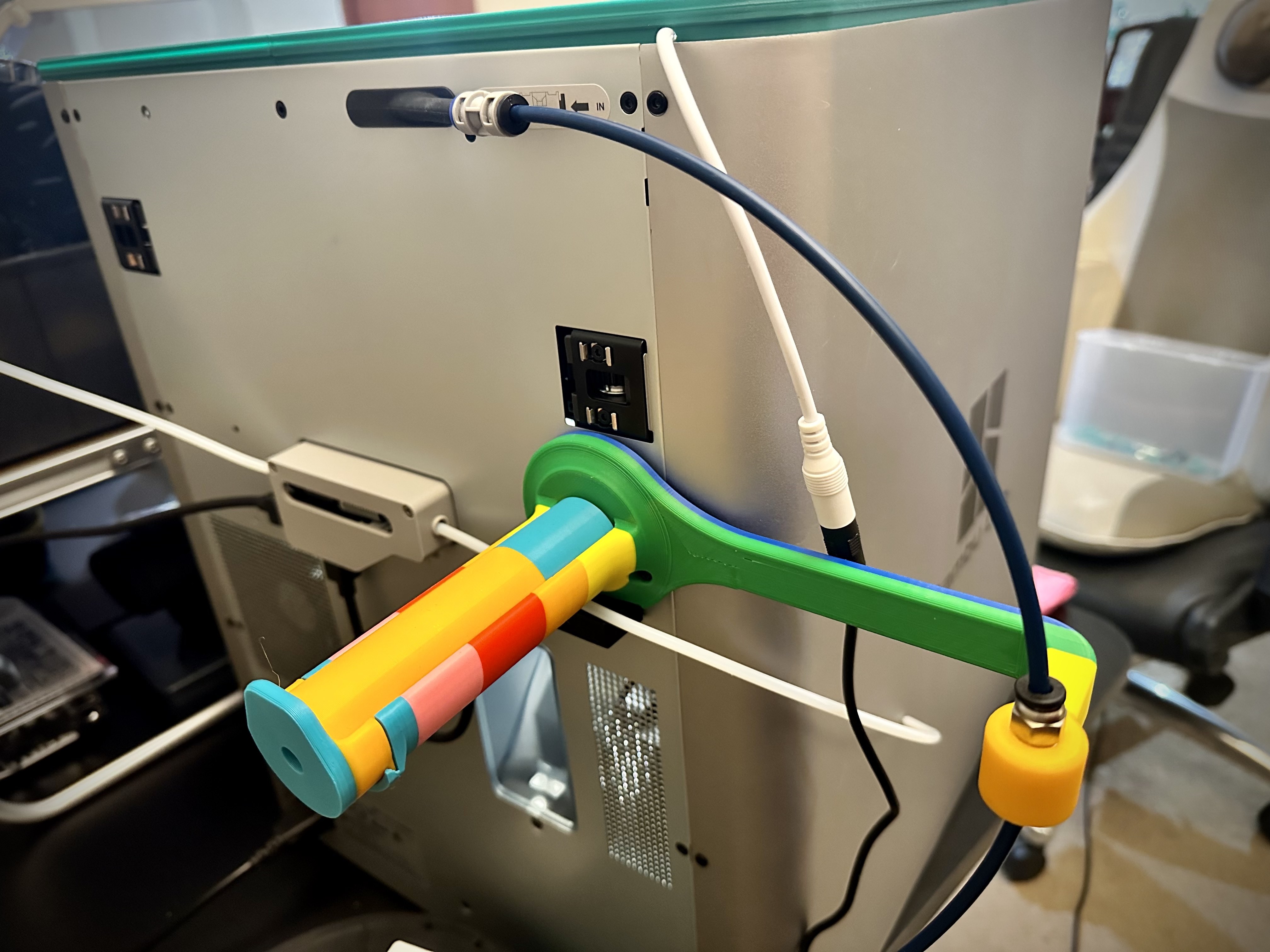 BambuLab X1/X1C Rear Spool Holder ReMIX von dkarjadi | Kostenloses STL ...