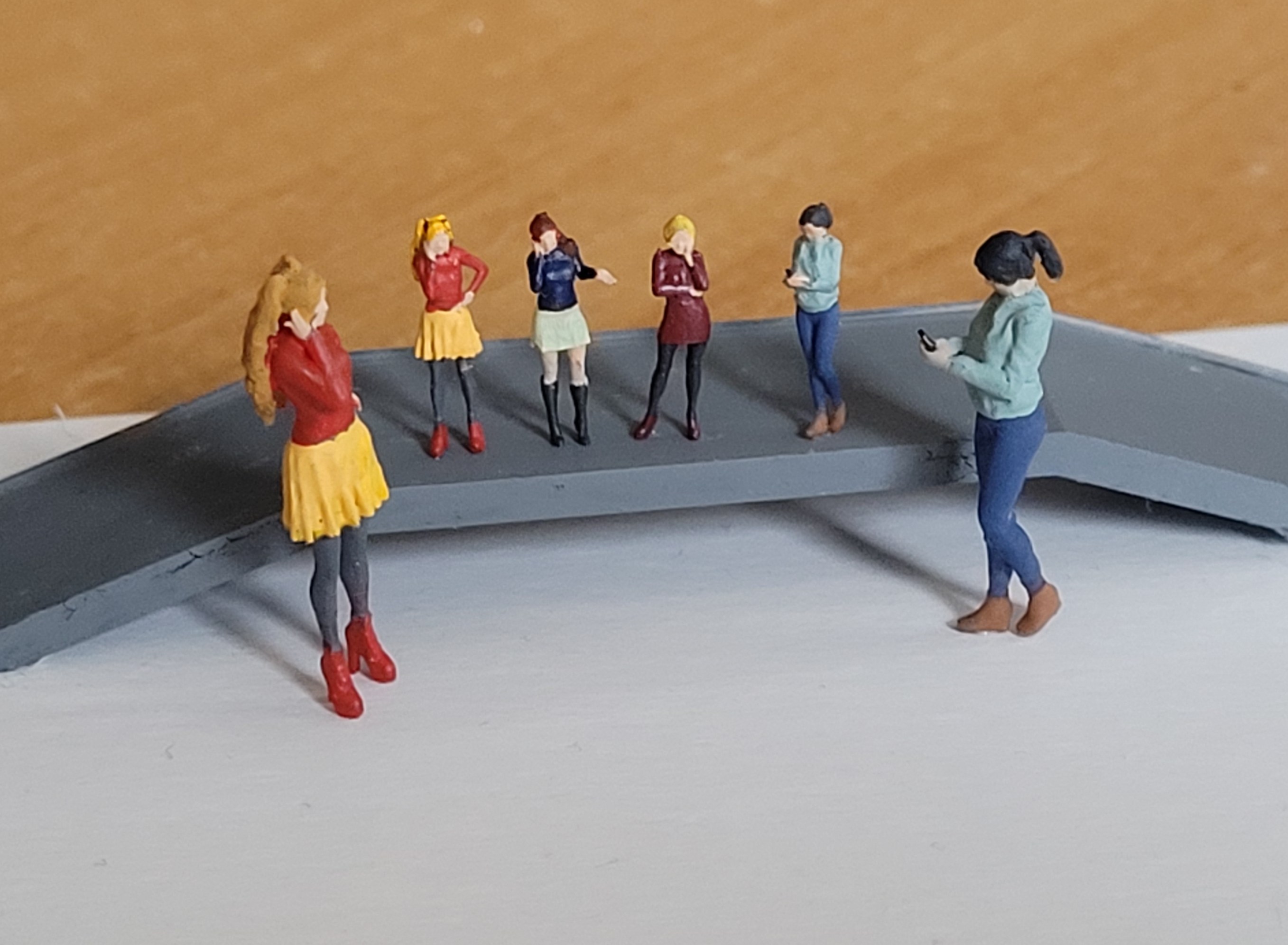 Girls with phones (1-148) by Slanjonok | Download free STL model ...